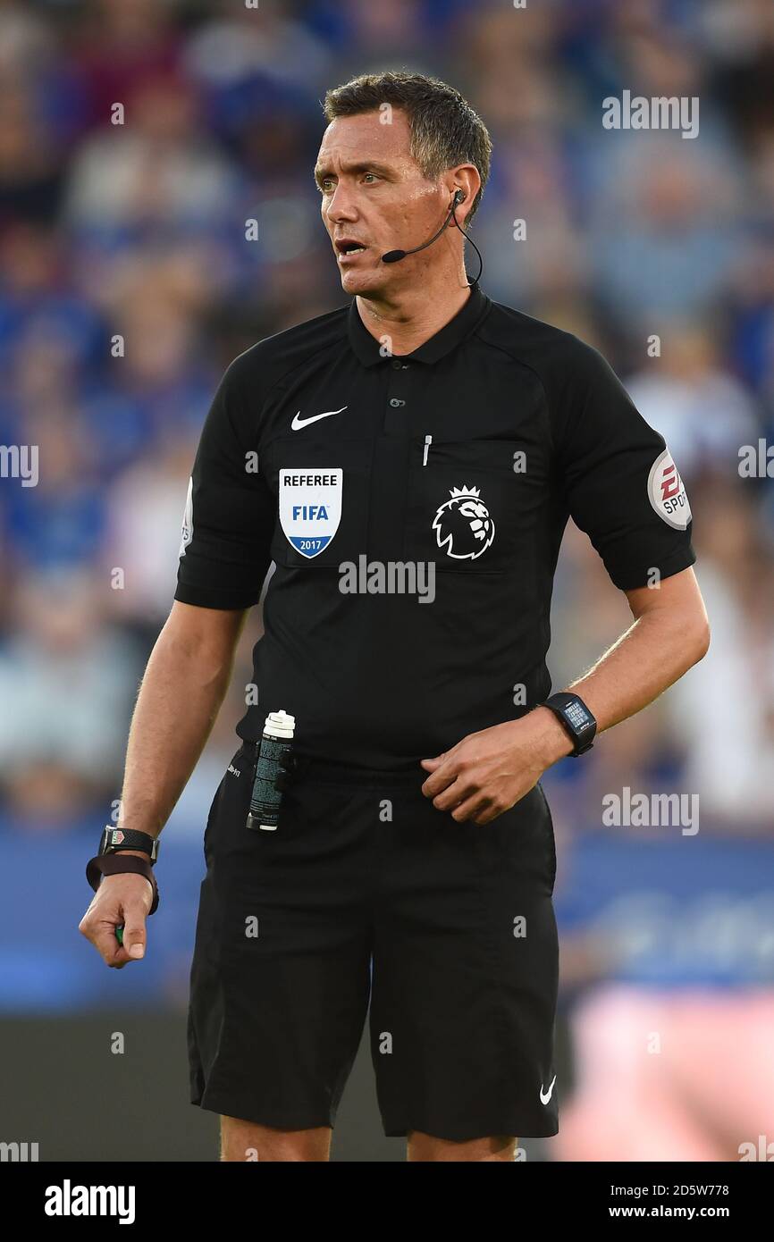 Andre marriner referee hi-res stock photography and images - Alamy