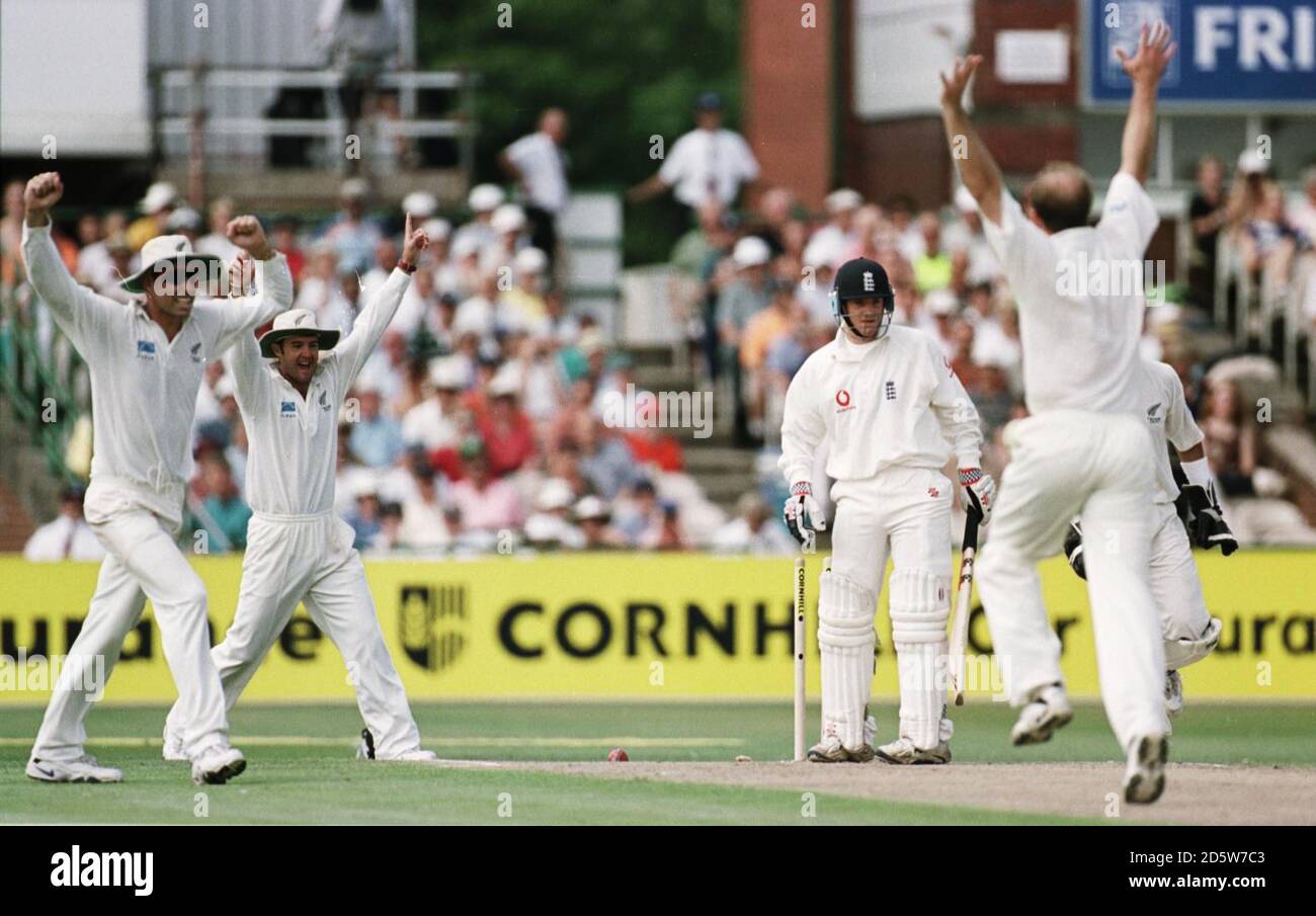 Chris read cricket hi-res stock photography and images - Alamy