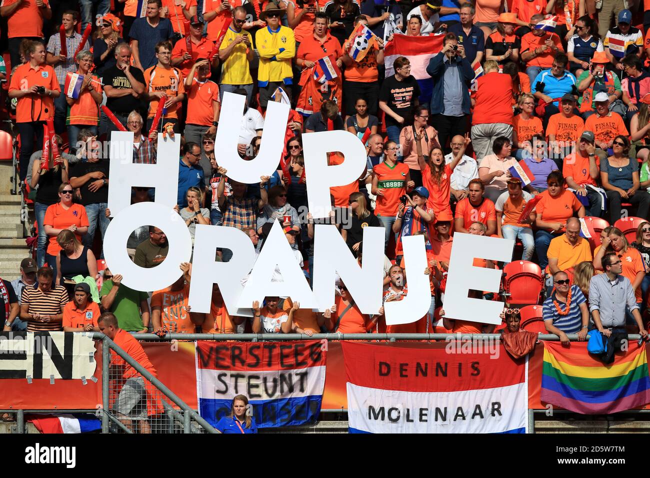 Netherlands womens football supporters hi-res stock photography and ...