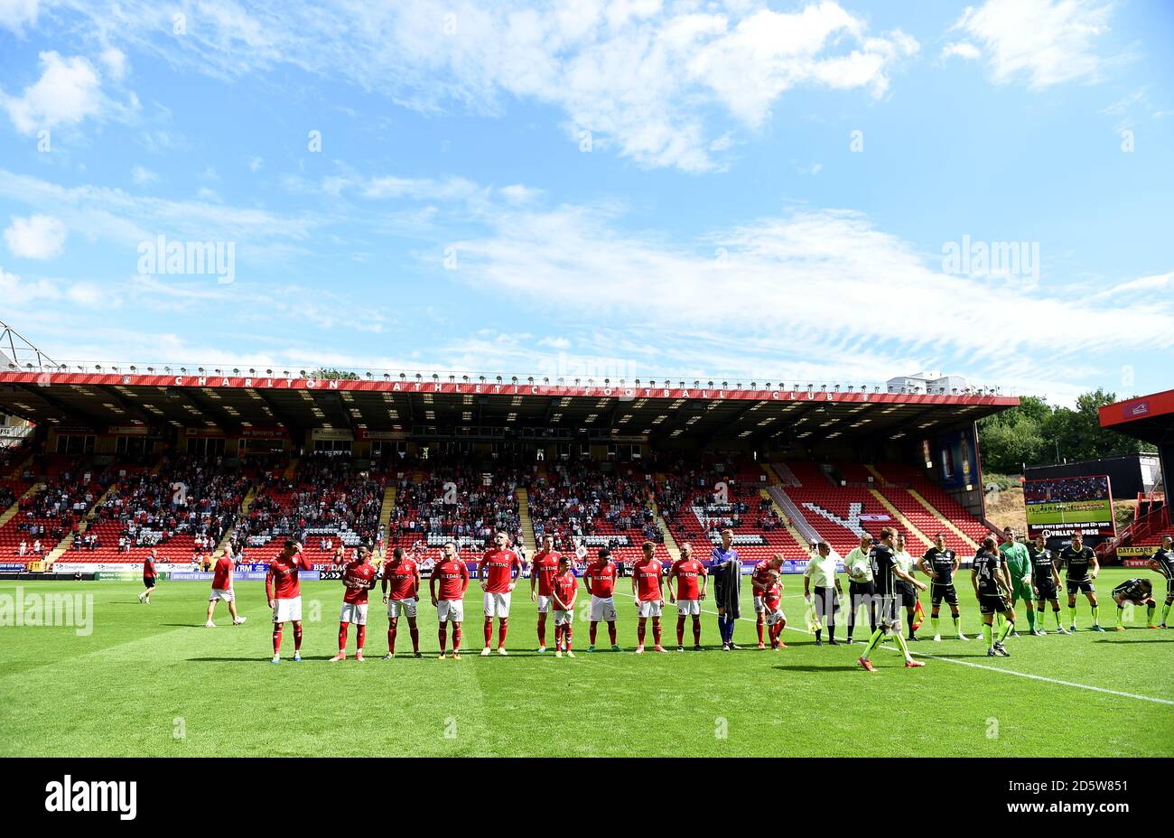 Charlton Athletic players line-up before kick-off Stock Photo - Alamy