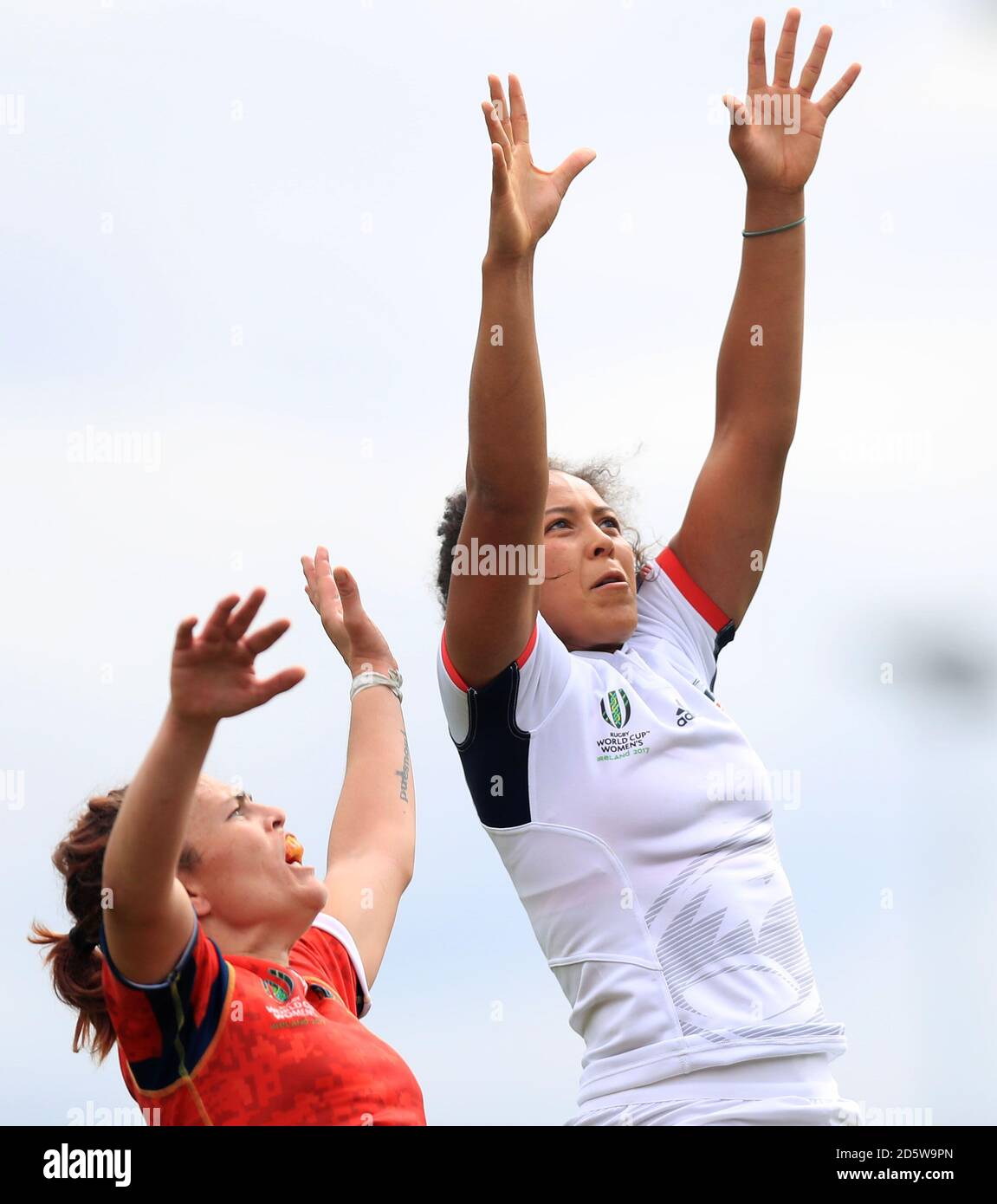 USA's Hope Rogers (left) and Spain's Berta Garcia Stock Photo - Alamy
