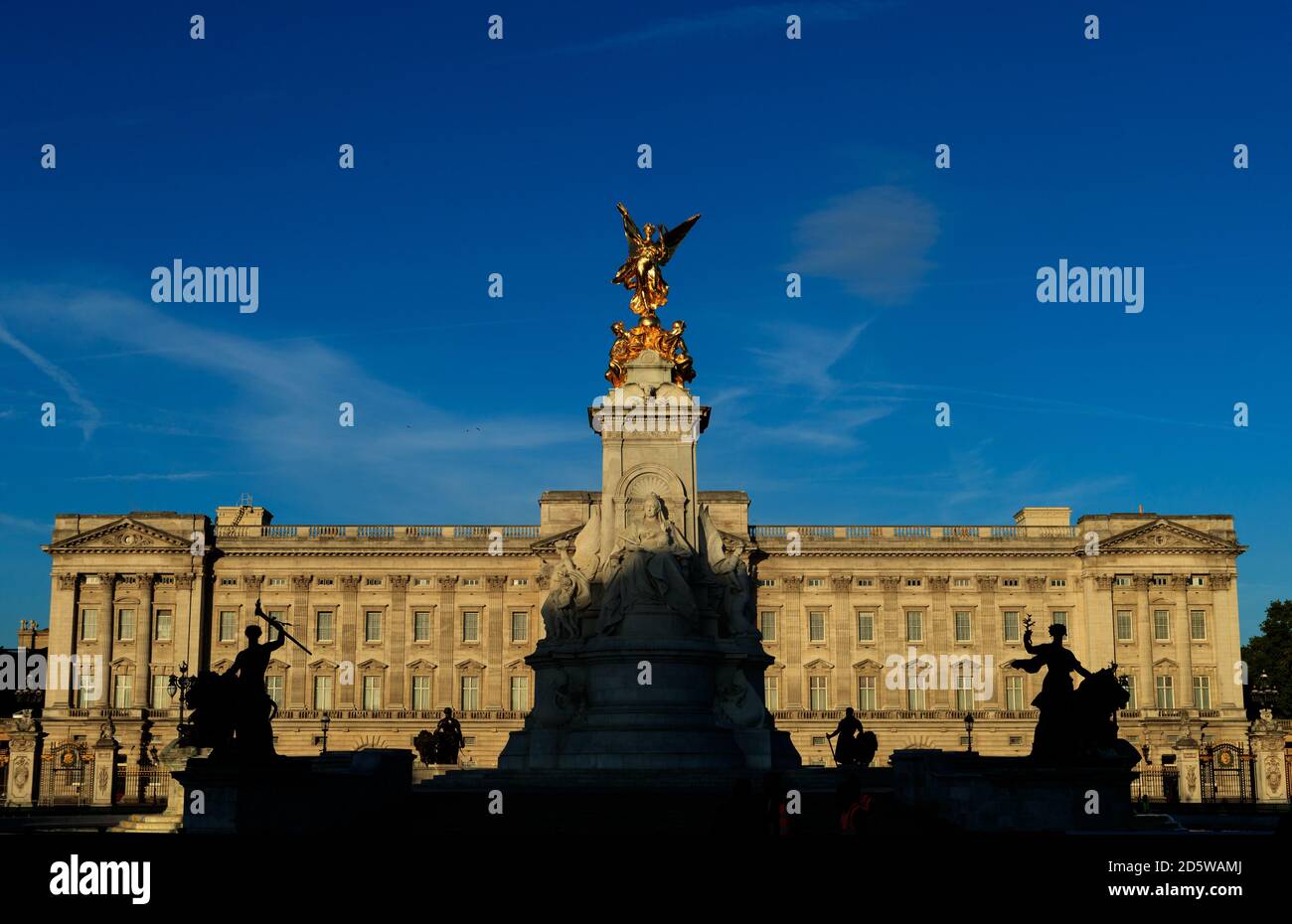 A general view of the The Victoria Memorial outside Buckingham Palace ...