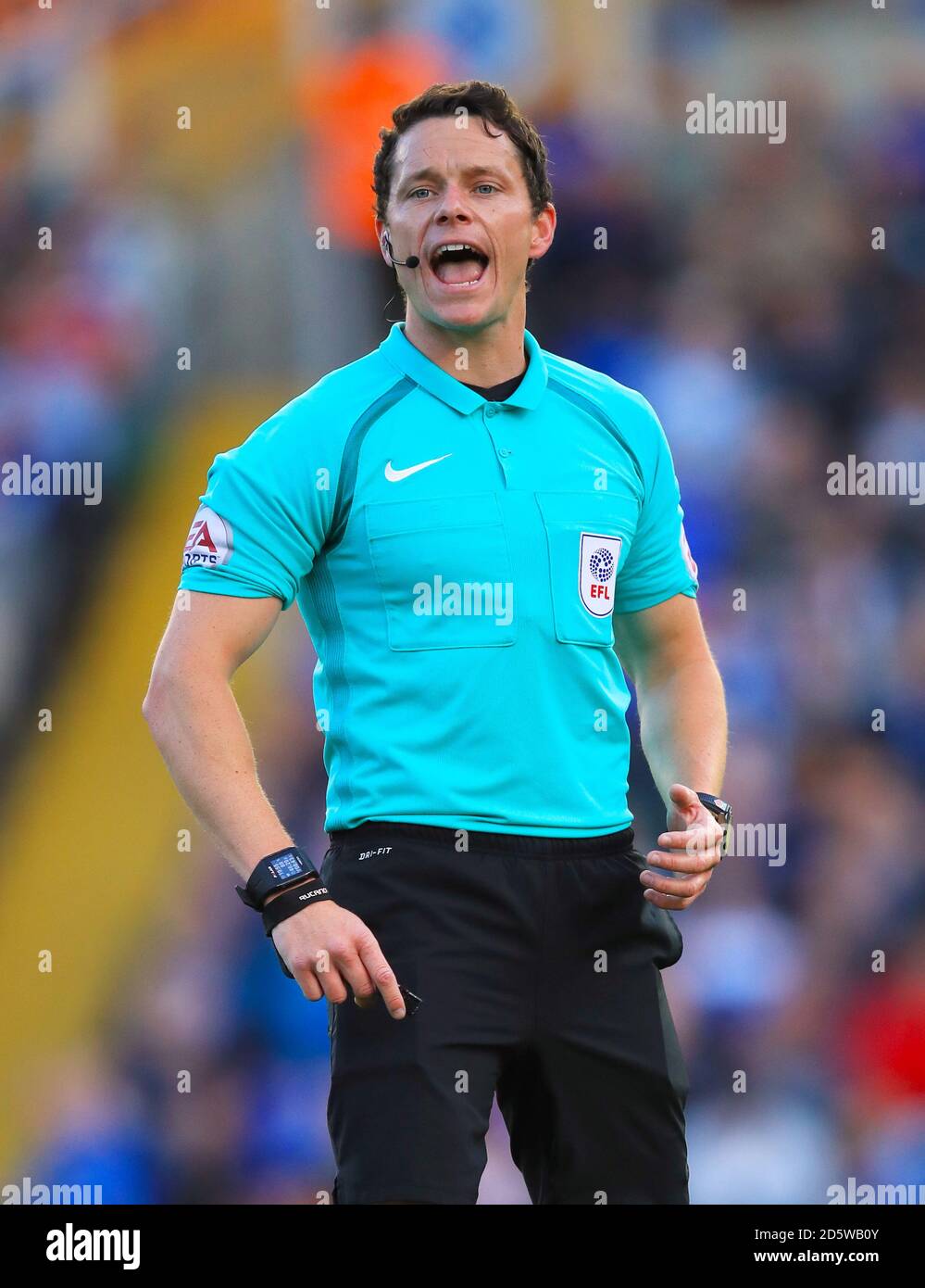 Darren england referee hi-res stock photography and images - Alamy