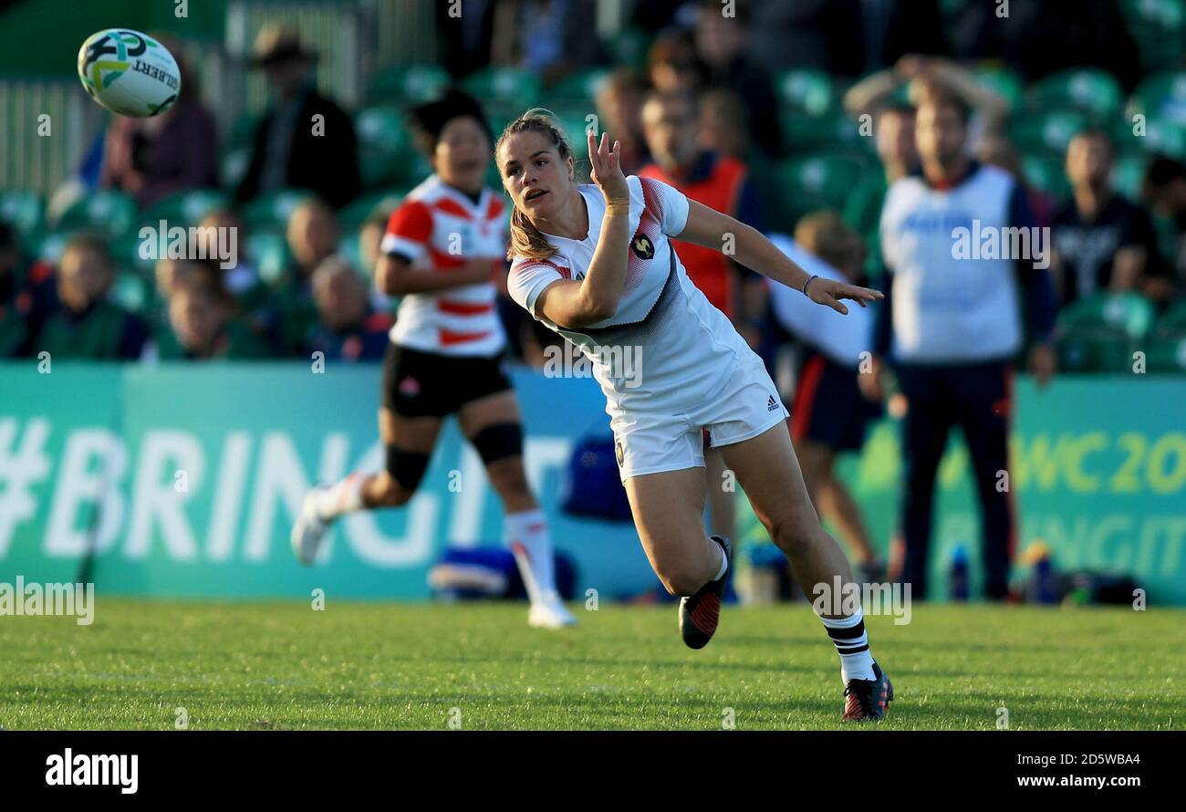 Elodie full length hi-res stock photography and images - Alamy