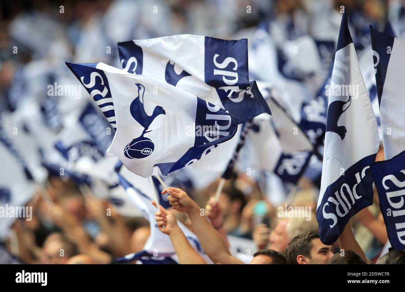 Tottenham hotspur fans show hi-res stock photography and images - Alamy
