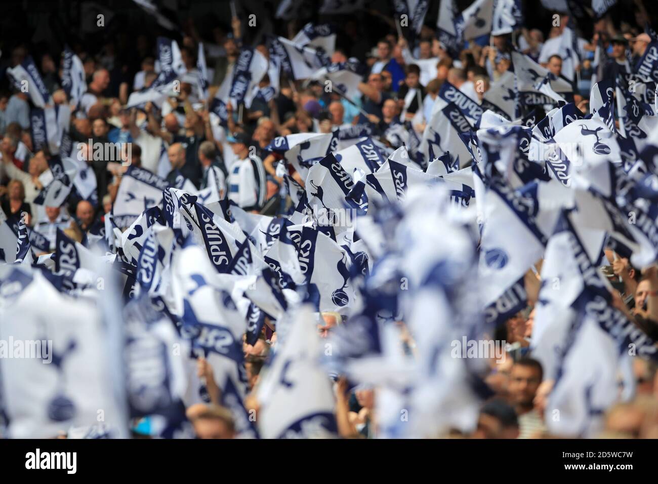 Tottenham hotspur fans show hi-res stock photography and images - Alamy