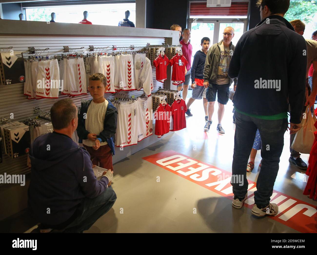 Soccer football shop club superstore hi-res stock photography and ...