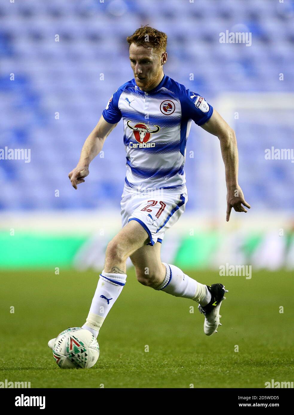 Reading's Stephen Quinn in action Stock Photo - Alamy