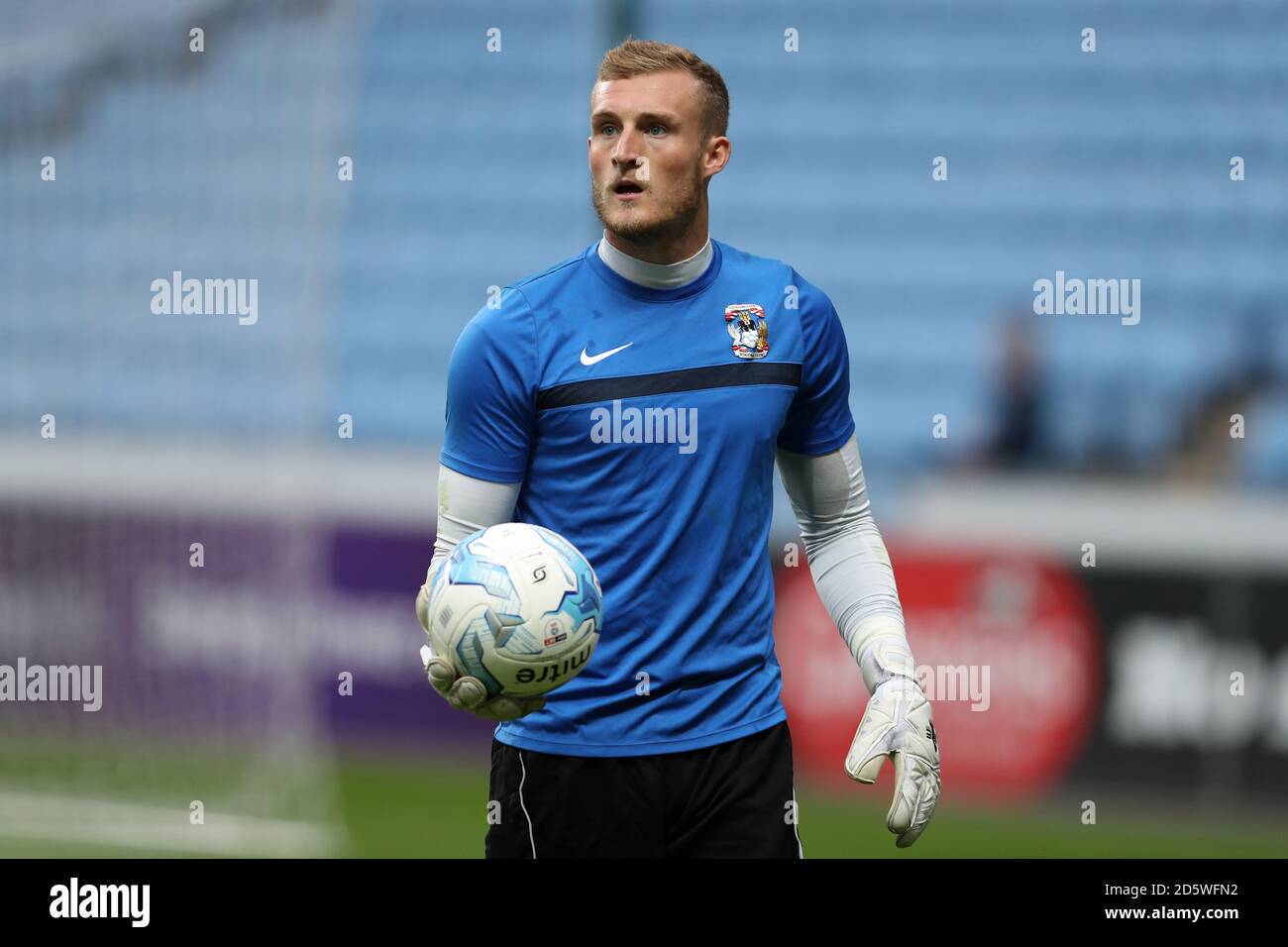 Coventry City goalkeeper Liam O'Brien Stock Photo - Alamy