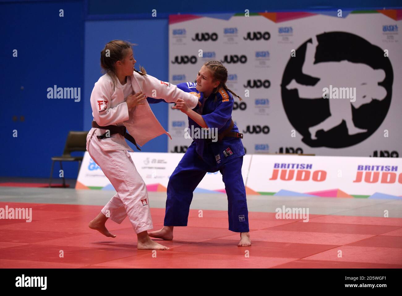 Scotland's Hannah Niven and England's Samantha Wood compete in the semi ...