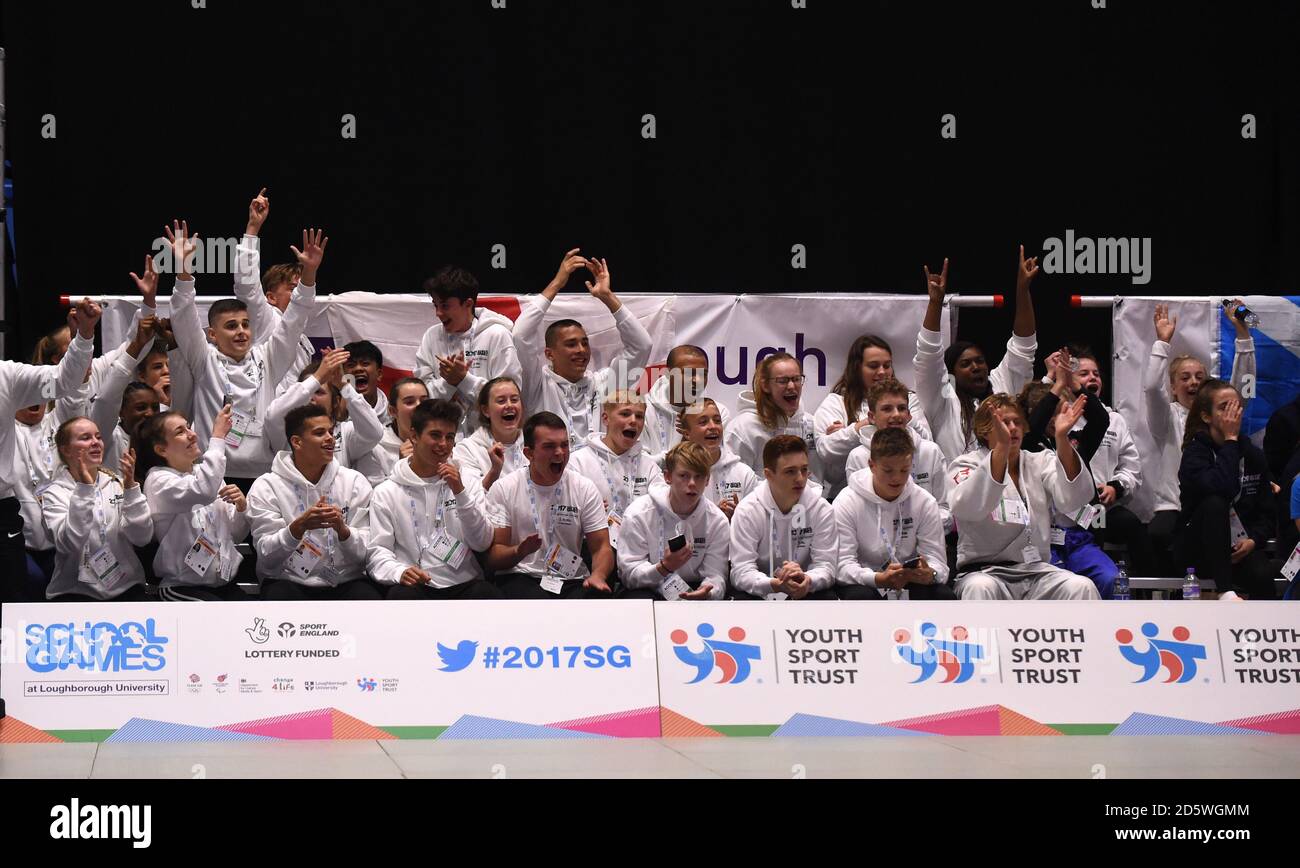 England's Hannah Niven and Scotland's Rachel Towle are cheered on by ...
