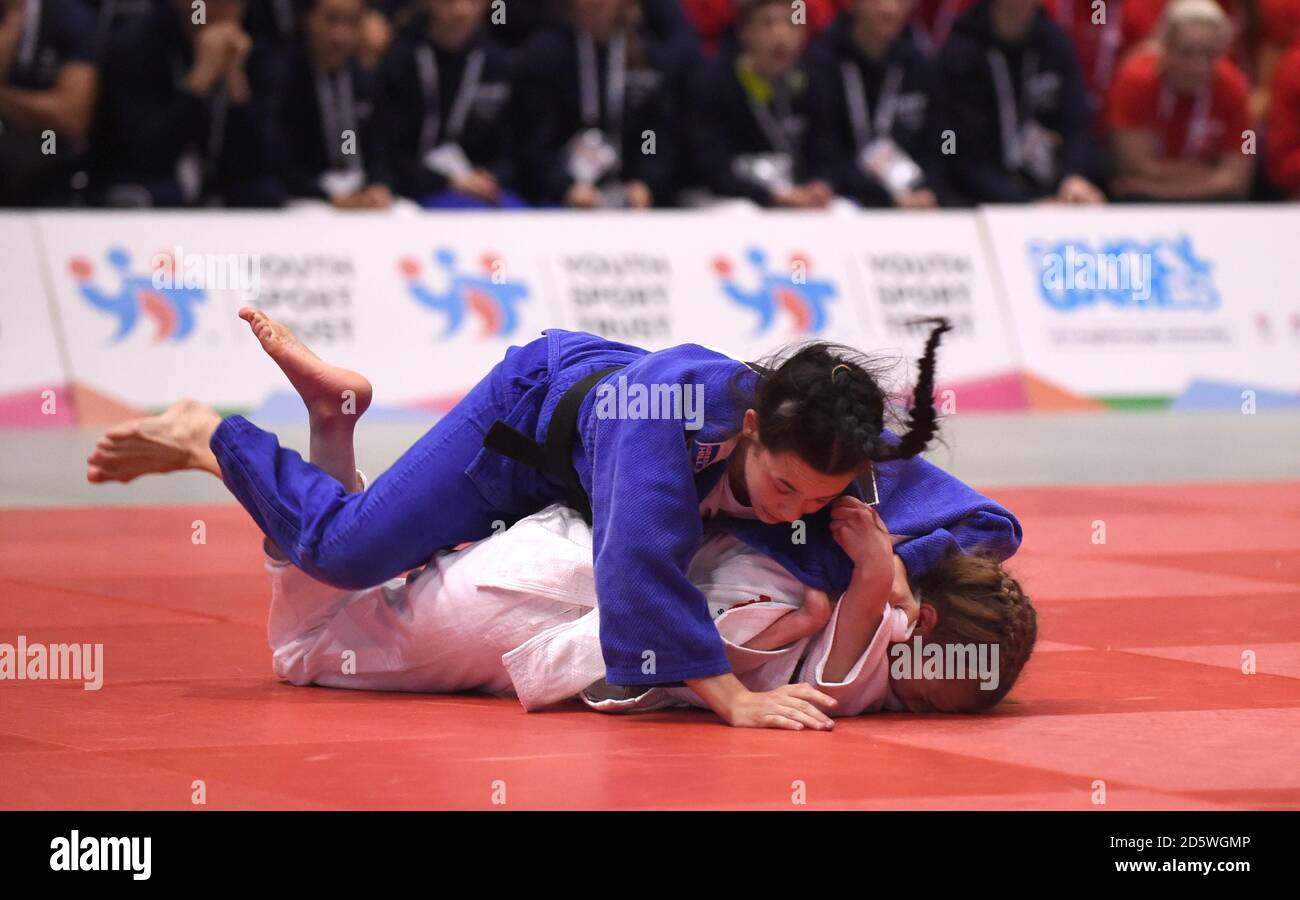 England's Hannah Niven and Scotland's Rachel Towle compete in the ...