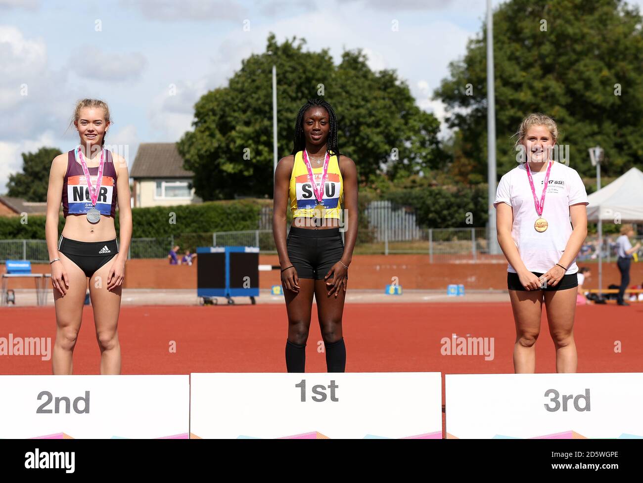 Girls long jump hi-res stock photography and images - Alamy