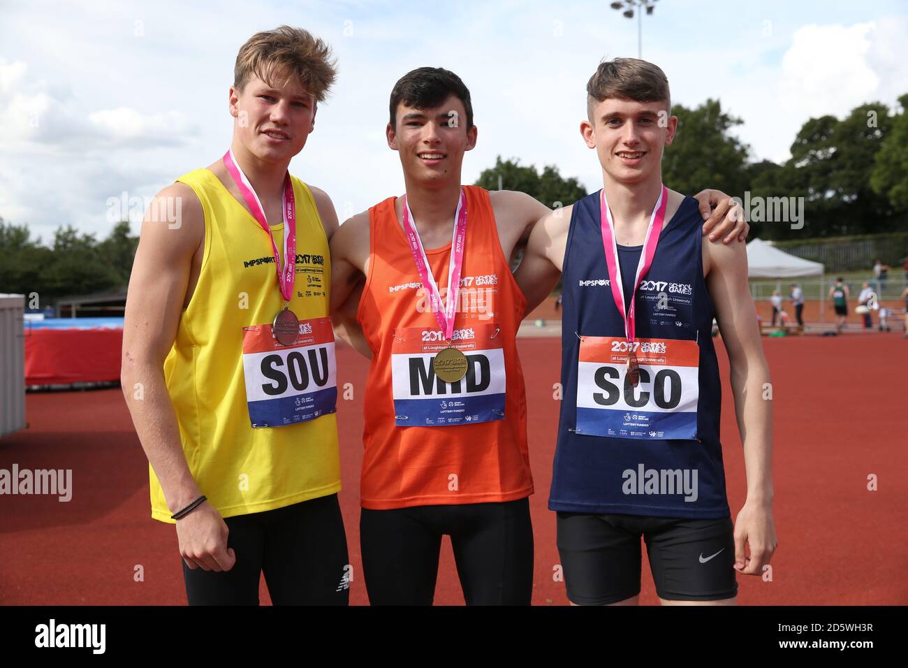 Boys 100m hurdles hi-res stock photography and images - Alamy
