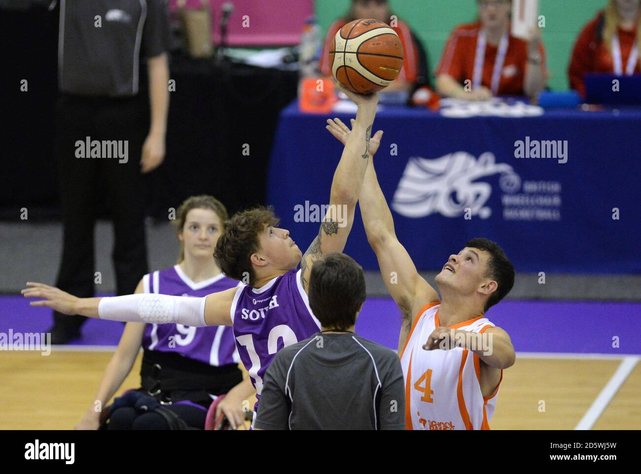 South's Reece Barker and Central's Elliot Hardman competes during the ...