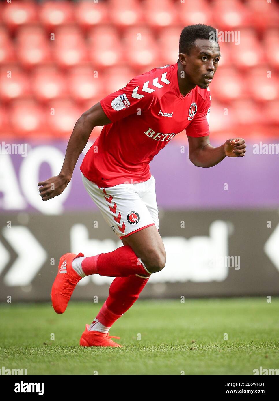 Charlton athletics new signing hi-res stock photography and images - Alamy
