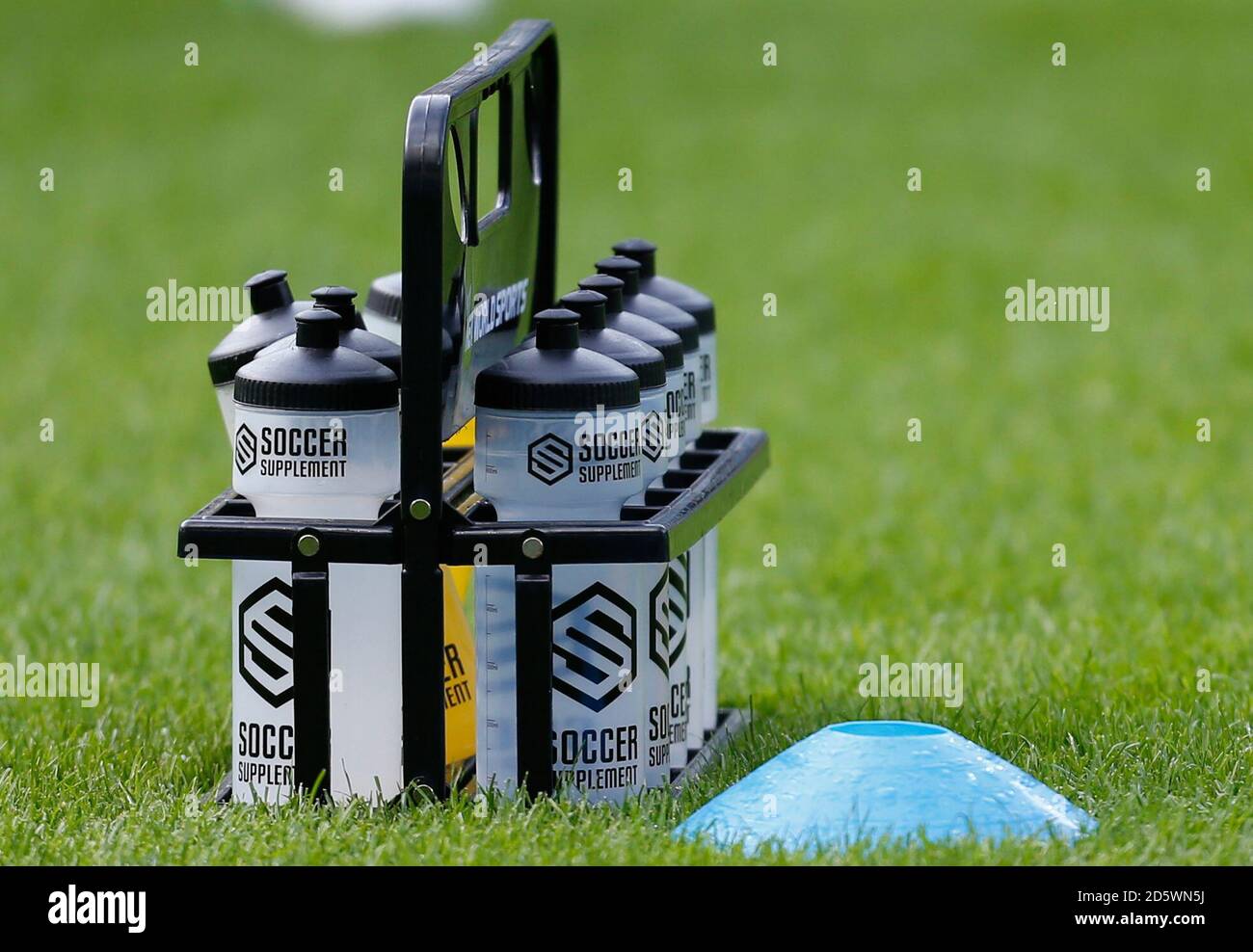 Soccer supplement hi-res stock photography and images - Alamy