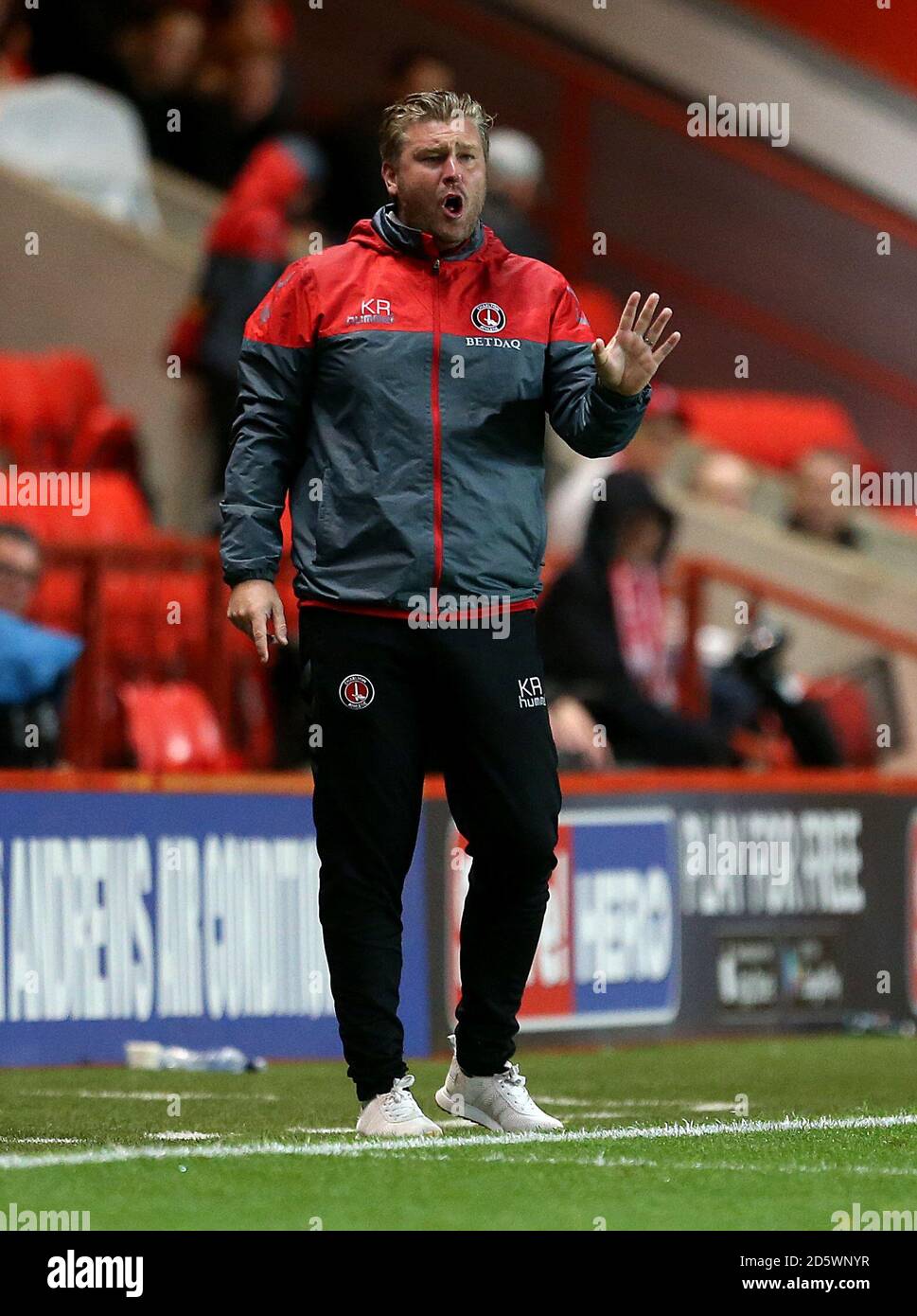Charlton Athletic manager Karl Robinson gestures on the touchline Stock ...