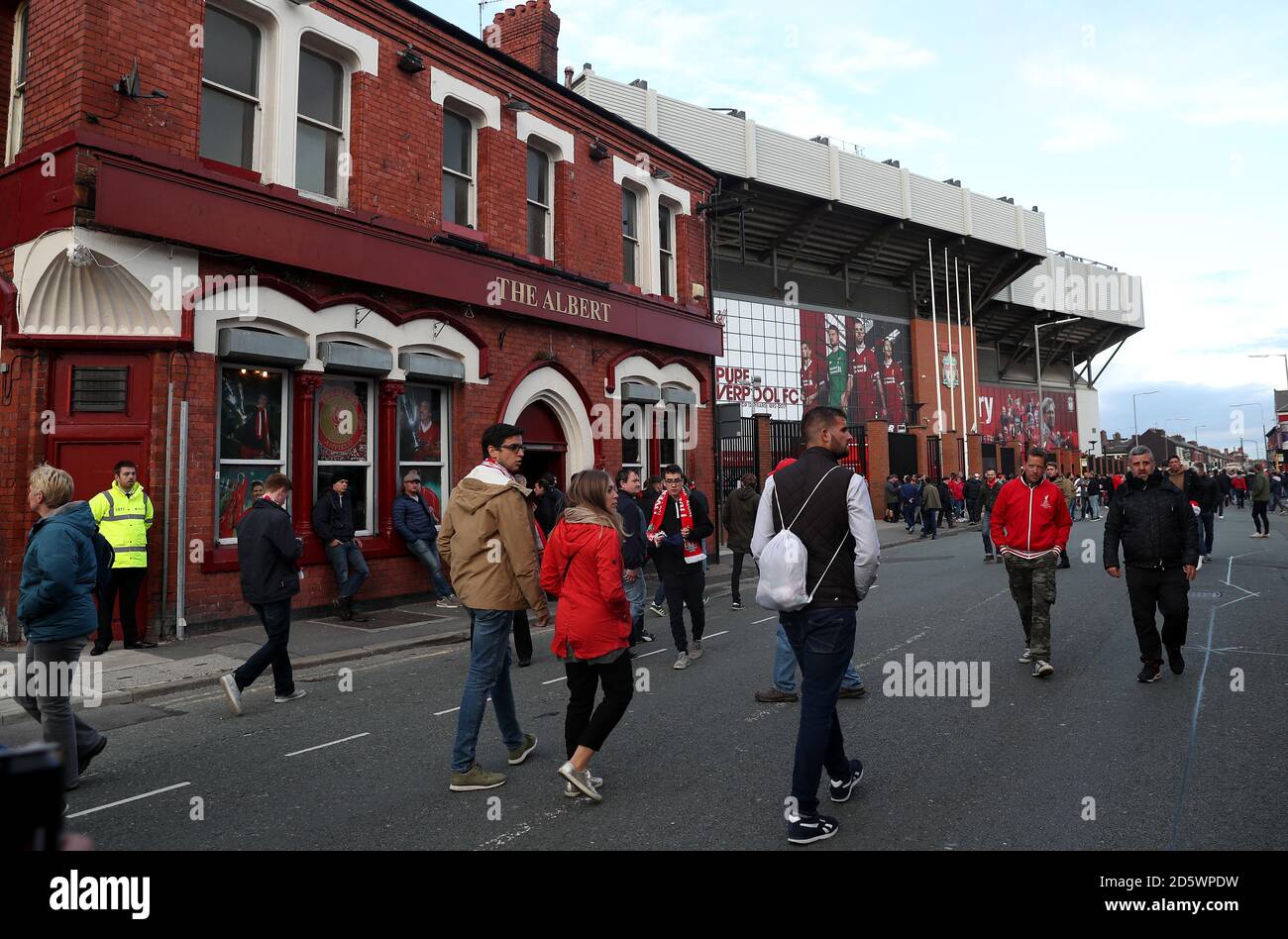 Fans make their way to the stadium Stock Photo - Alamy