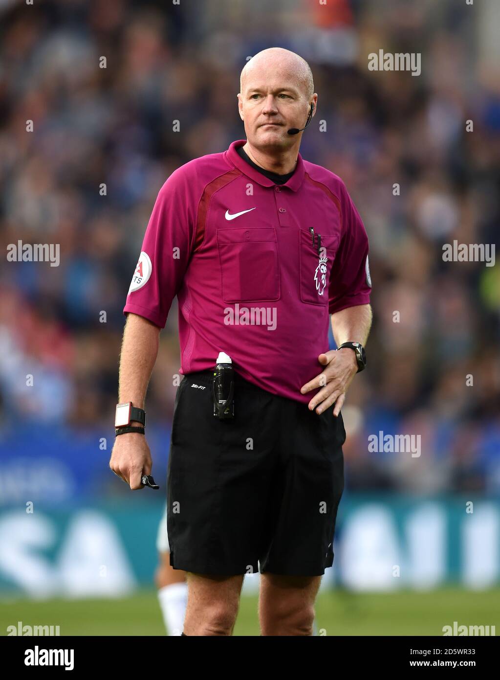 Referee lee mason hi-res stock photography and images - Alamy