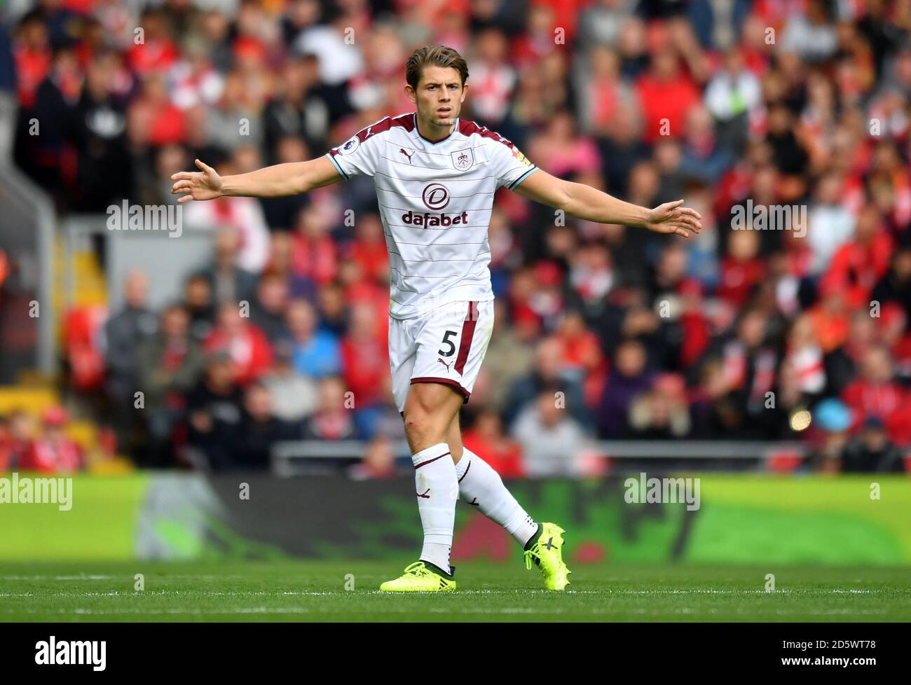 James tarkowski liverpool hi-res stock photography and images - Alamy