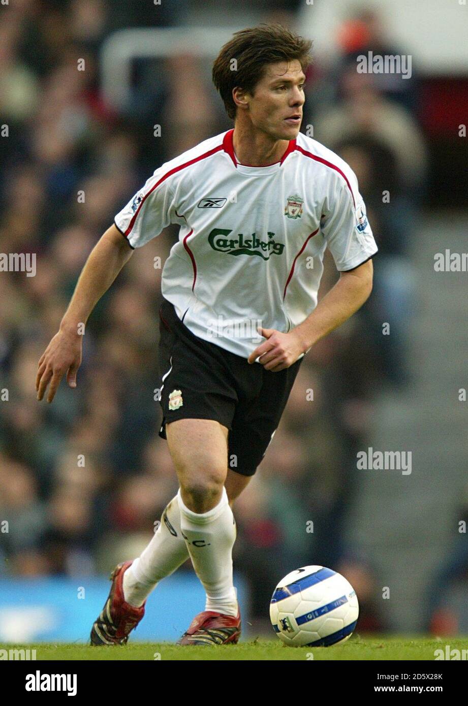Xabi alonso liverpool hi-res stock photography and images - Alamy