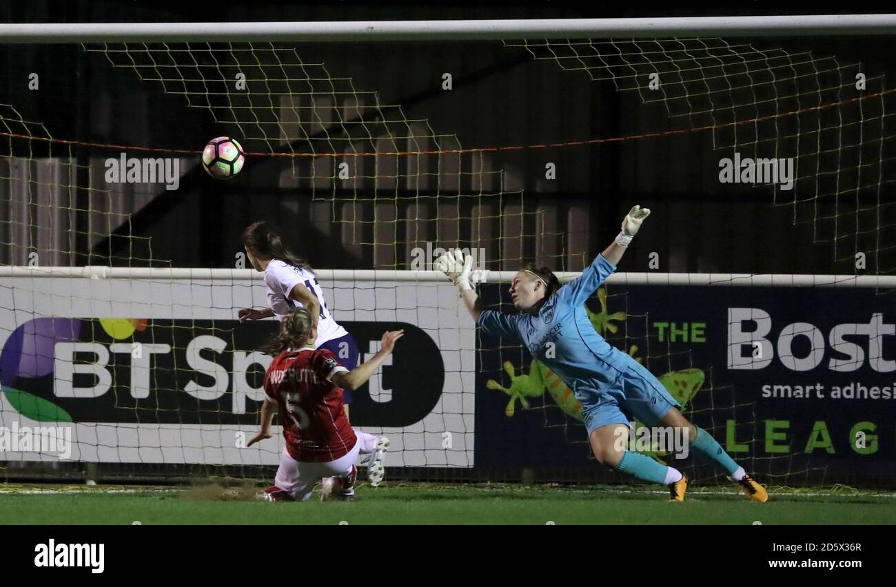 Womens goalkeeper hi-res stock photography and images - Alamy