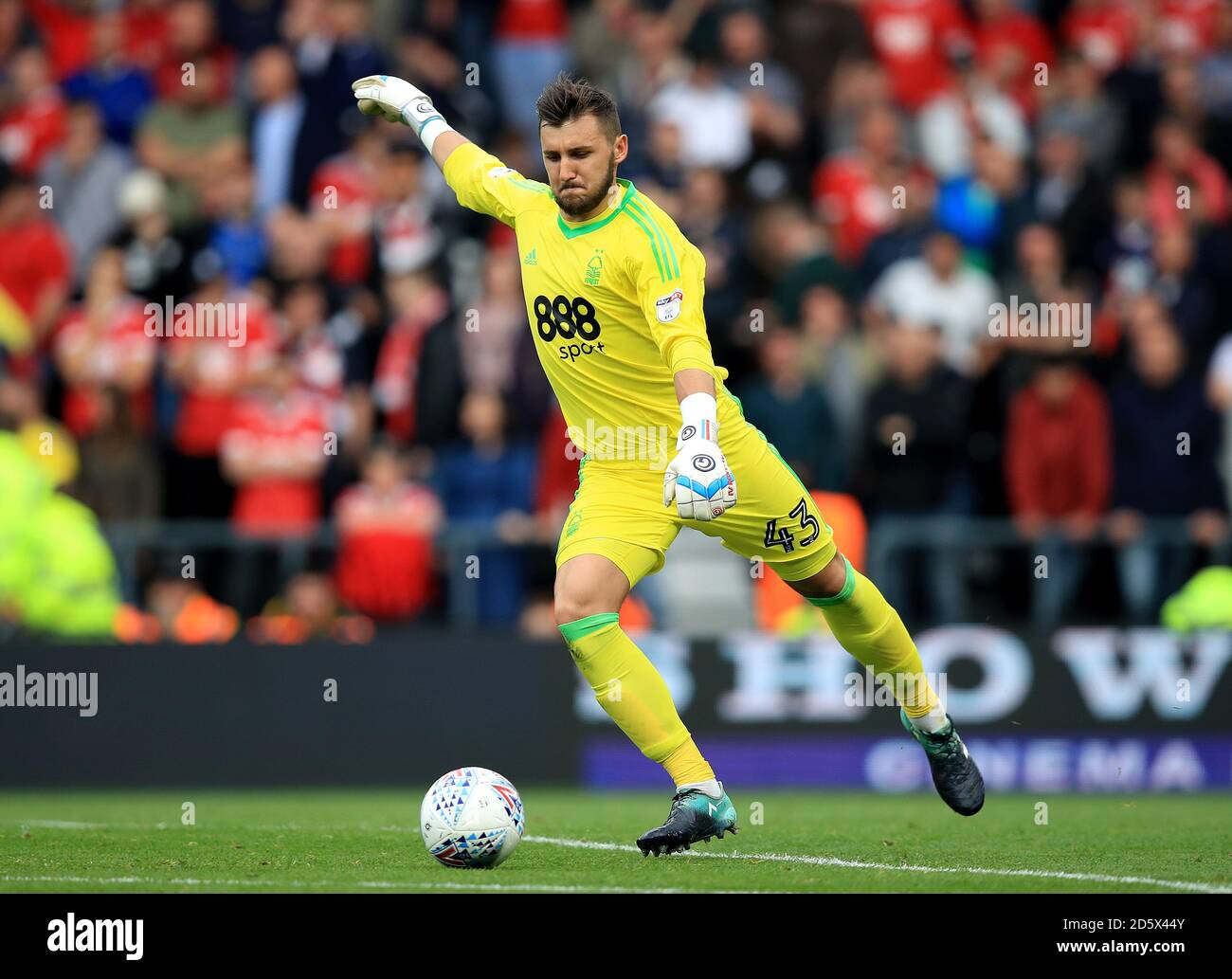 Nottingham Forest goalkeeper Jordan Smith Stock Photo - Alamy
