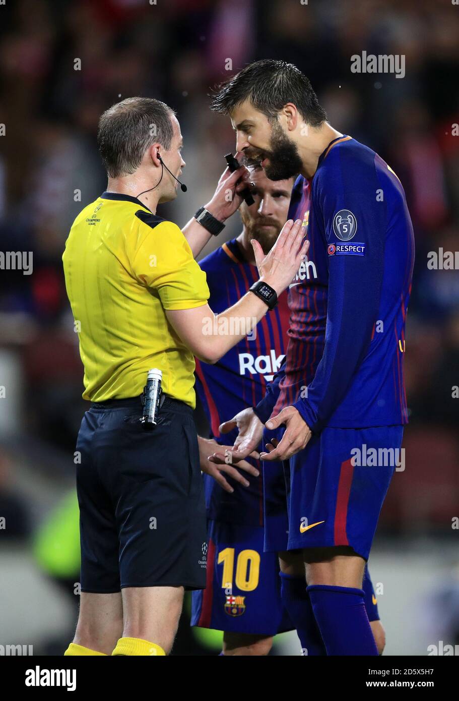 Referee William Collum High Resolution Stock Photography and Images - Alamy