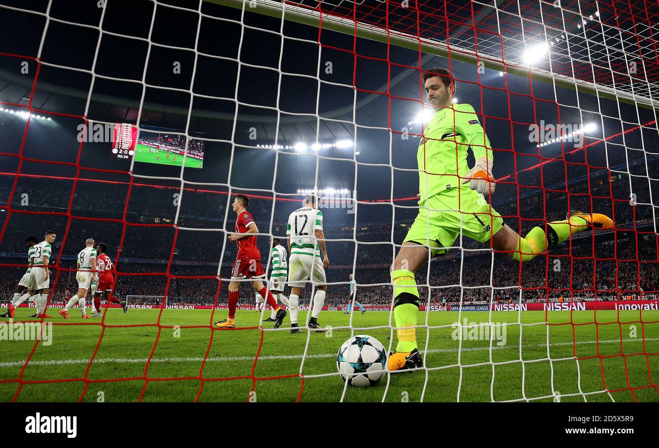 Celtic champions league dejected hi-res stock photography and images ...