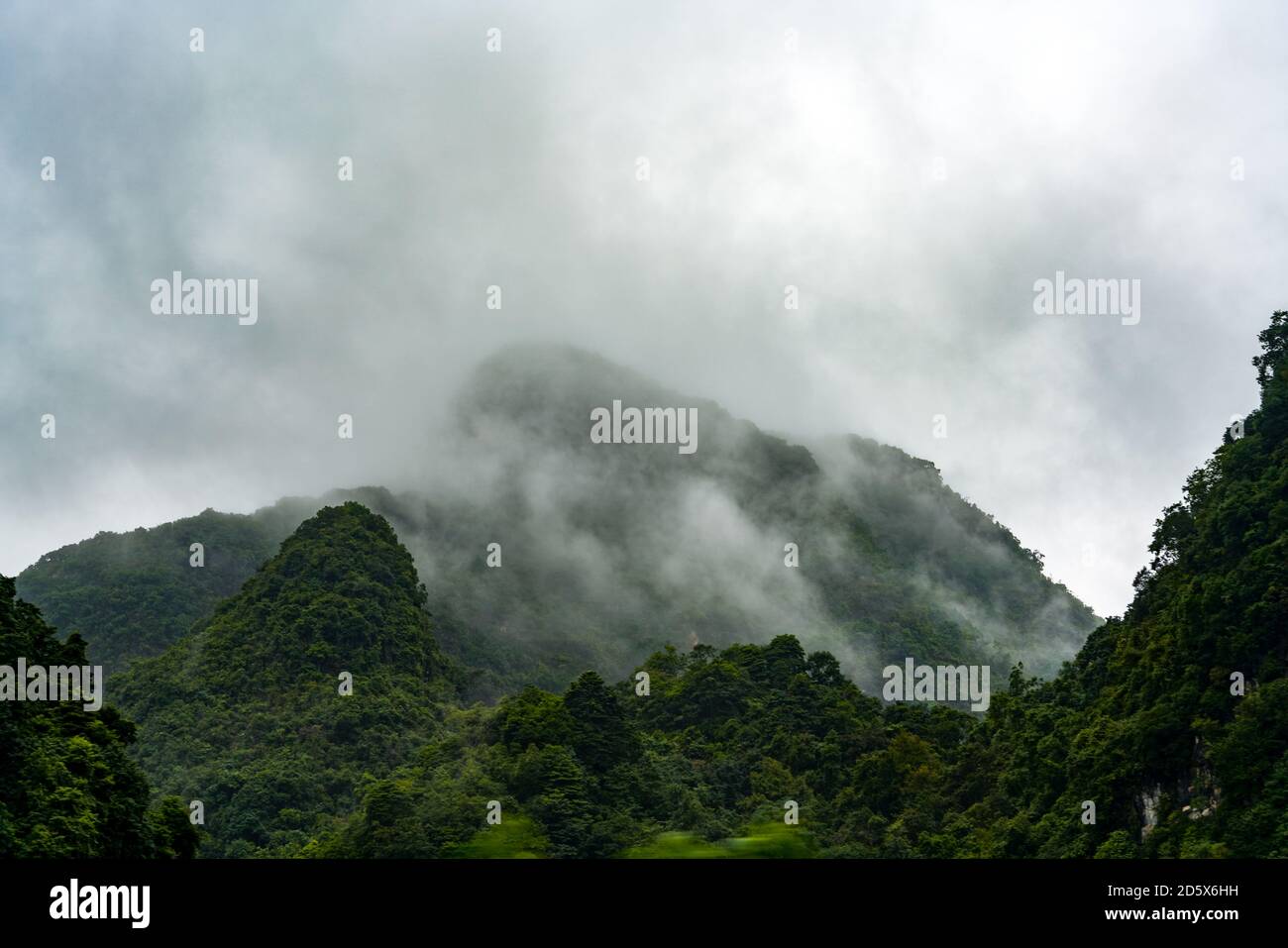 Multi layer clouds hi-res stock photography and images - Alamy