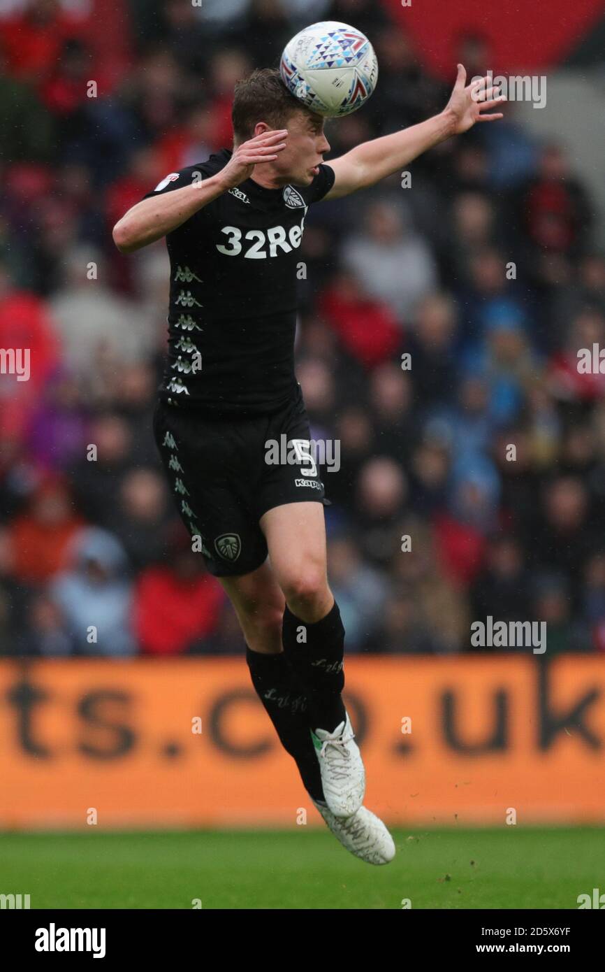 Leeds United's Matthew Pennington heads the ball Stock Photo - Alamy