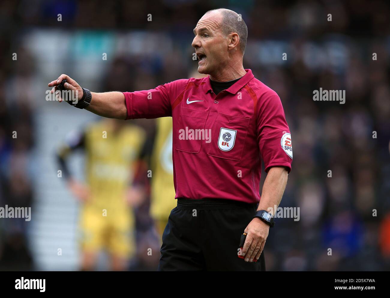 Referee Scott Duncan Stock Photo - Alamy