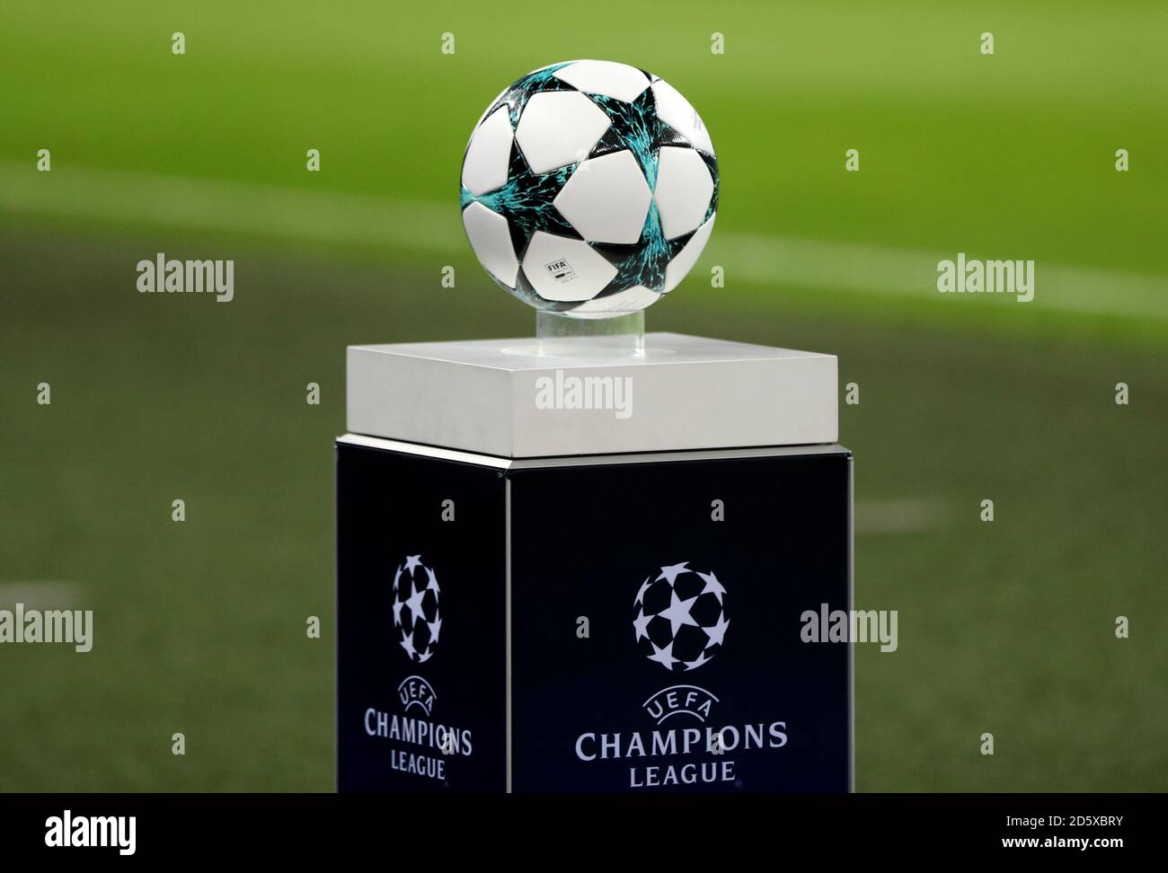 Fifa match ball hi-res stock photography and images - Alamy