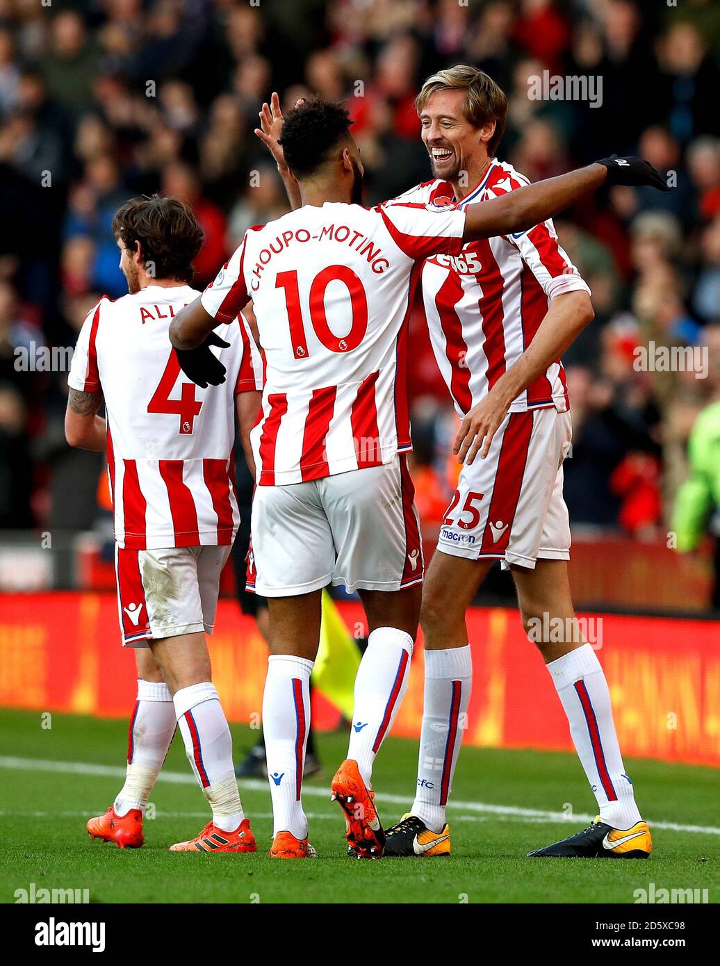 Stoke City's Peter Crouch (right) celebrates scoring his side's second ...