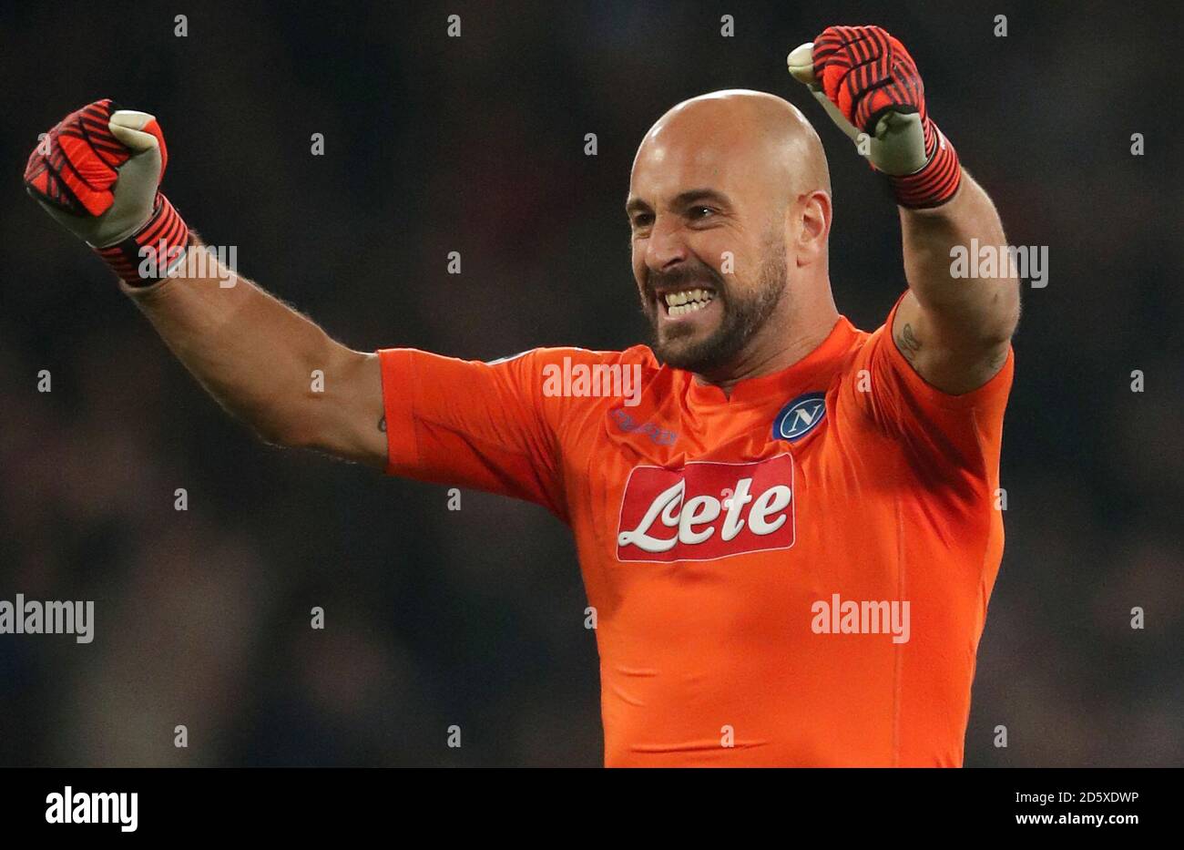 Napoli goalkeeper Pepe Reina Stock Photo - Alamy