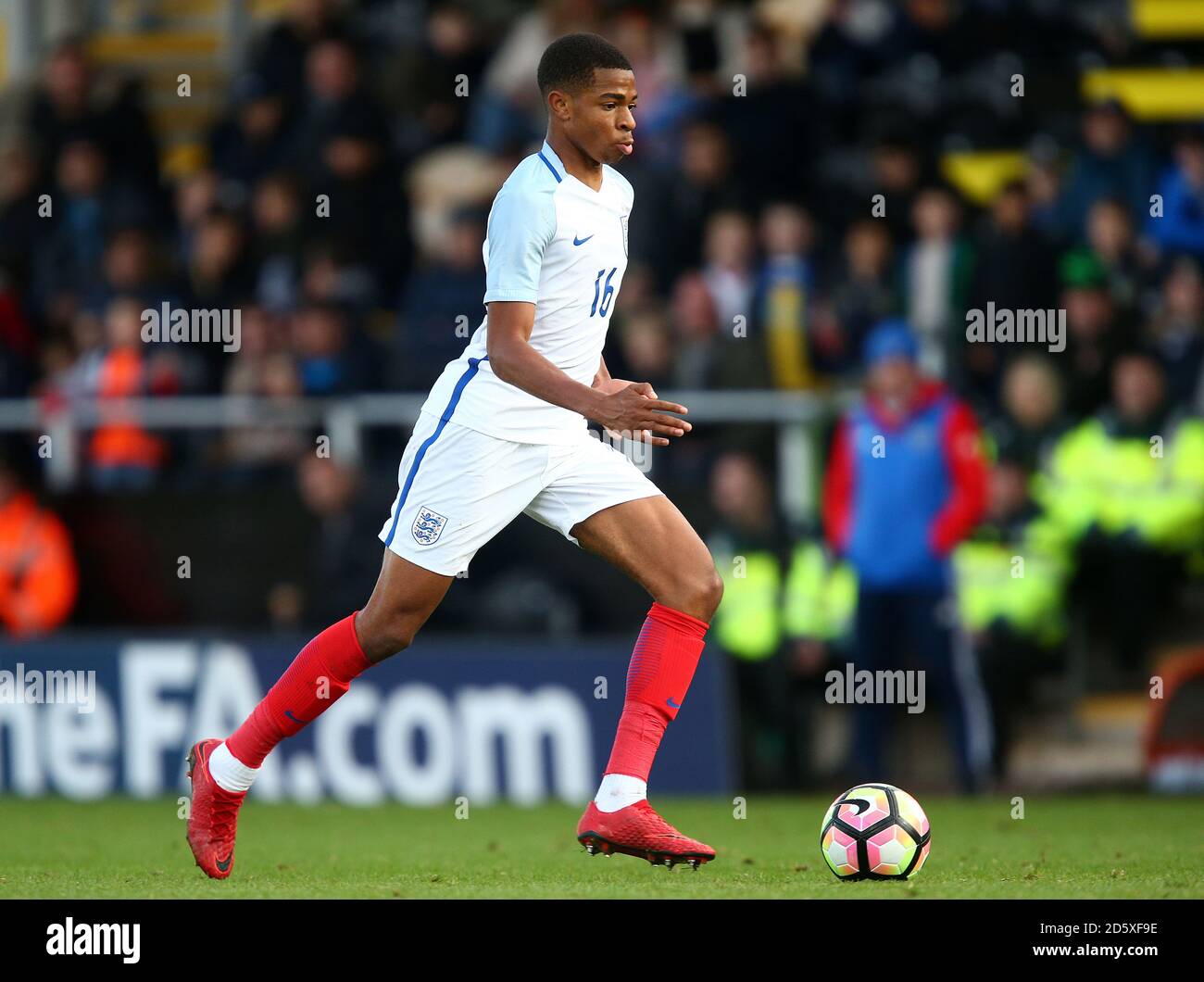 England's Elijah Dixon-Bonner Stock Photo - Alamy