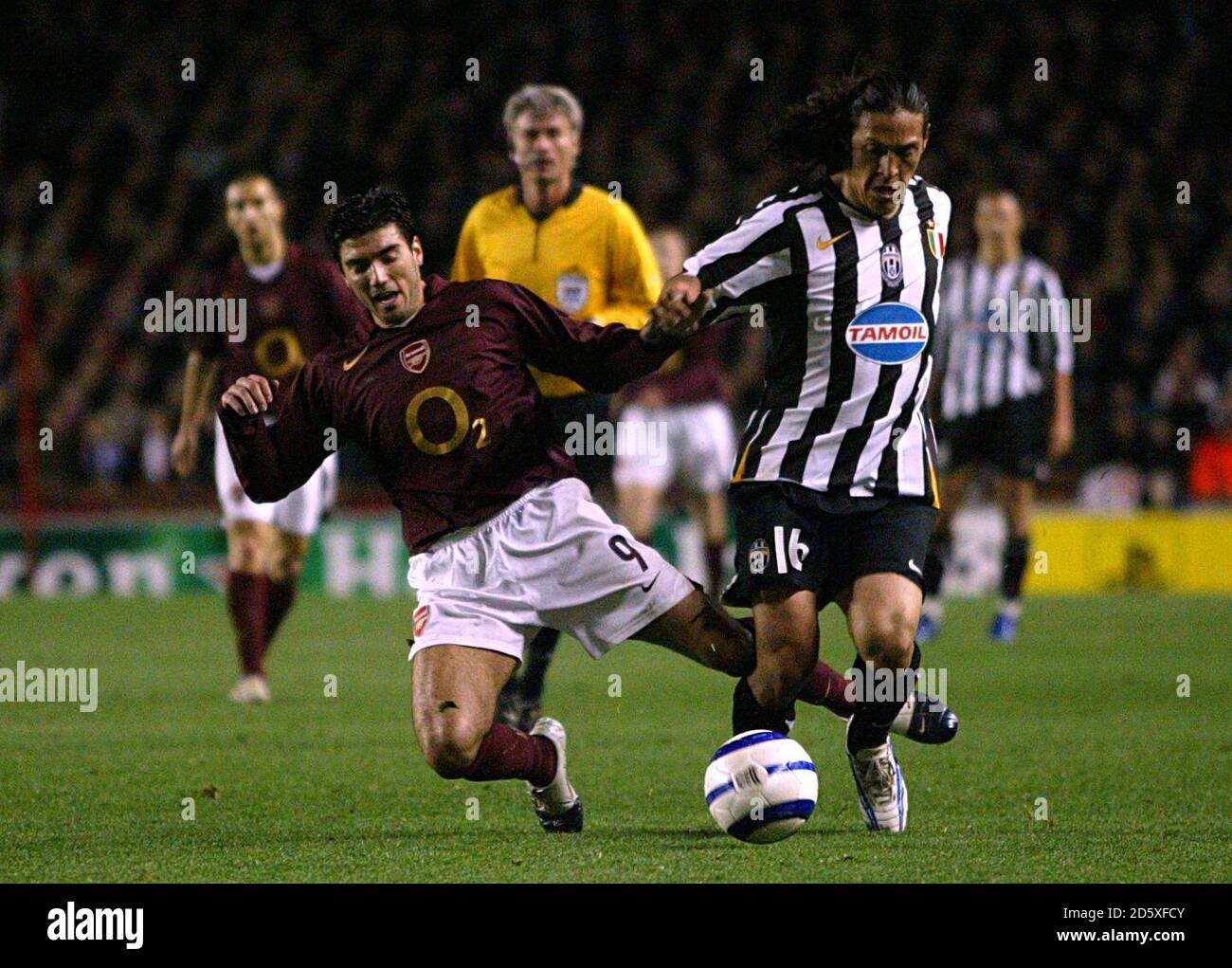 Arsenal's Jose Antonio Reyes and Juventus' Mauro German Camoranesi ...