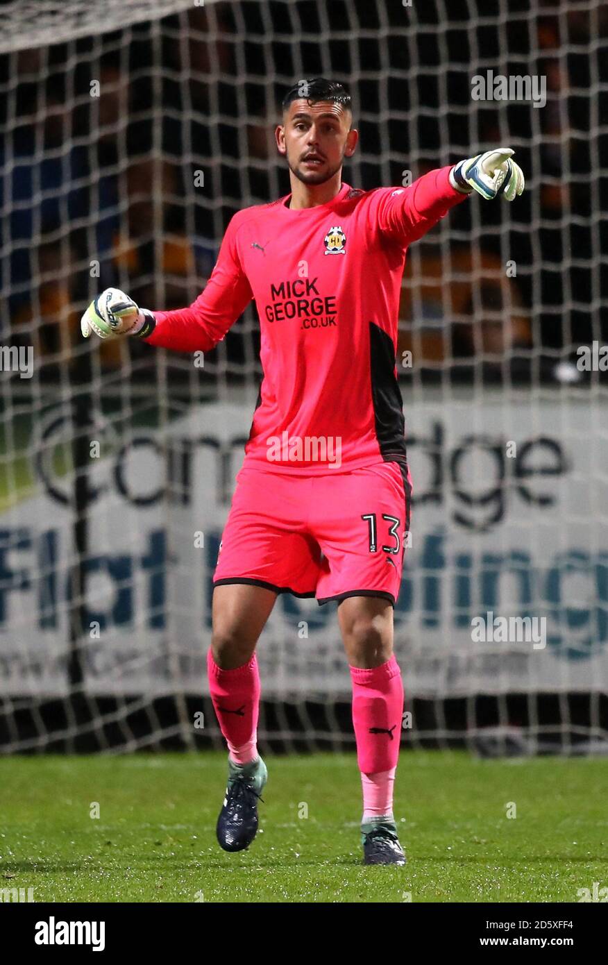 Cambridge United goalkeeper Dimitar Mitov Stock Photo - Alamy