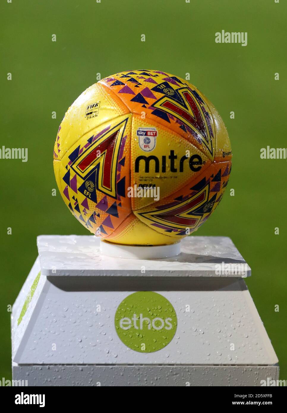 A general view of the match ball Stock Photo - Alamy