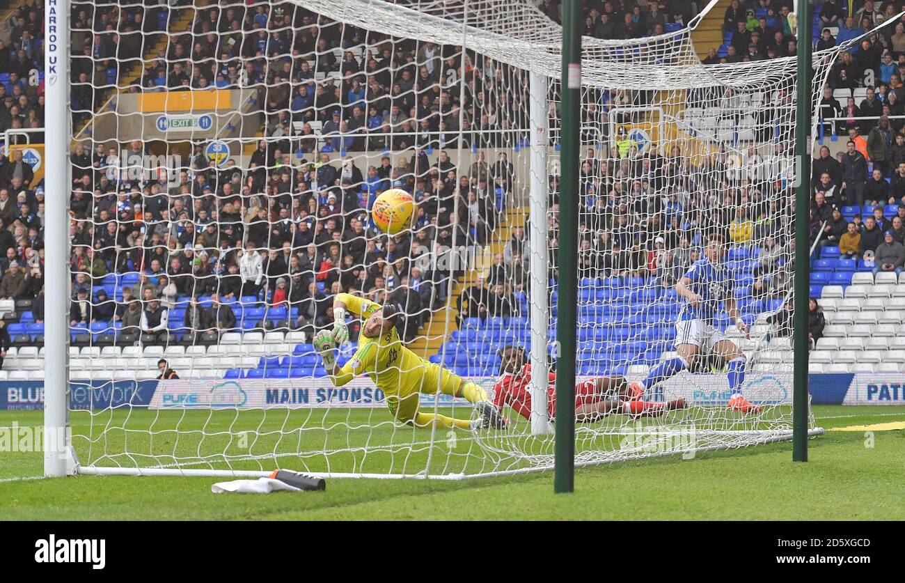 Birmingham City's Che Adams scores his team's opening goal Stock Photo ...