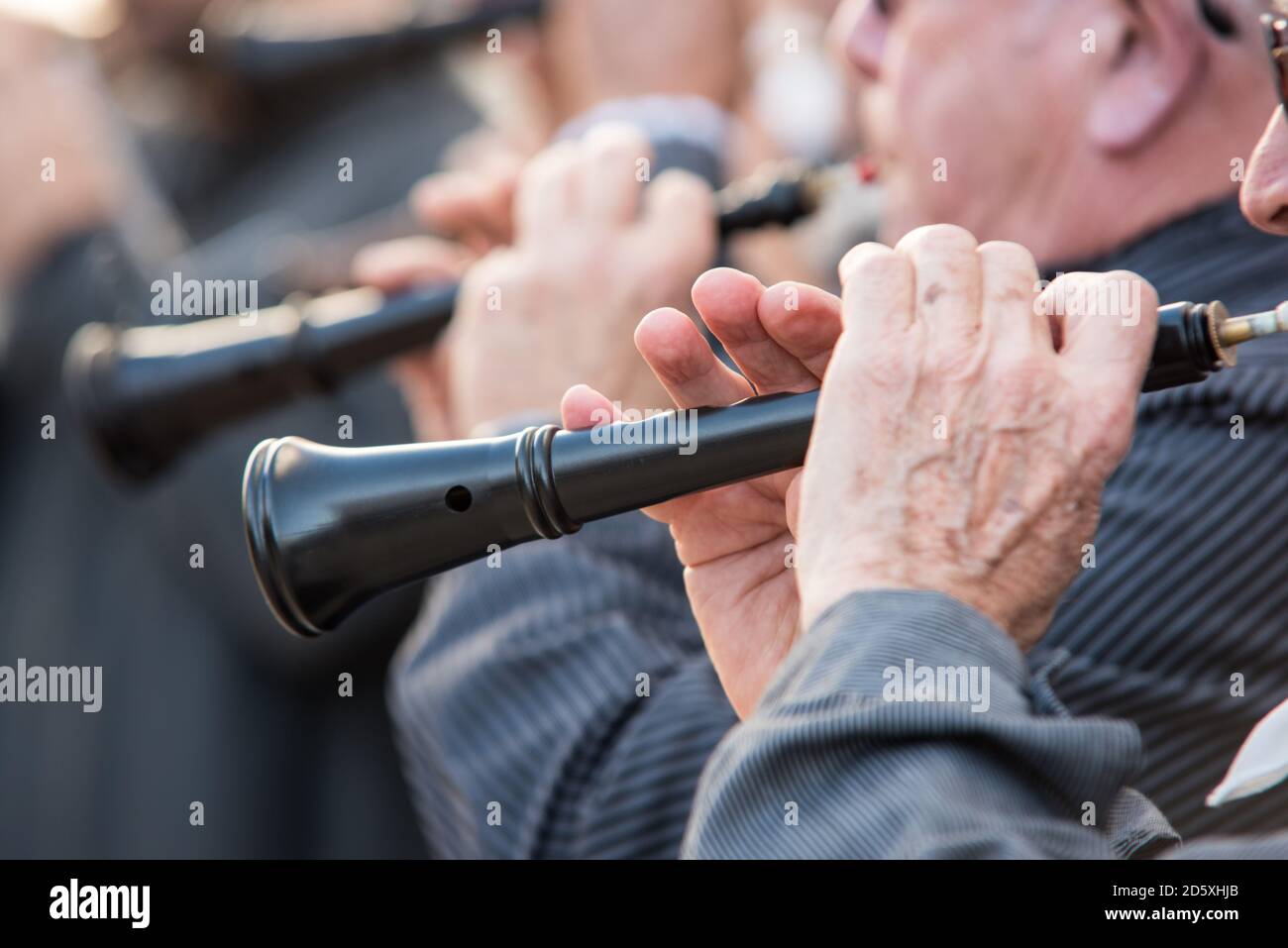 Singing flute player hi-res stock photography and images - Alamy