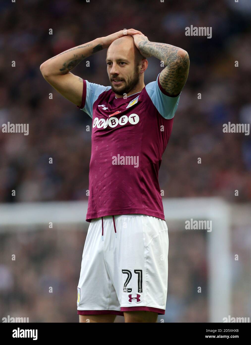 Aston Villa's Alan Hutton Stock Photo - Alamy