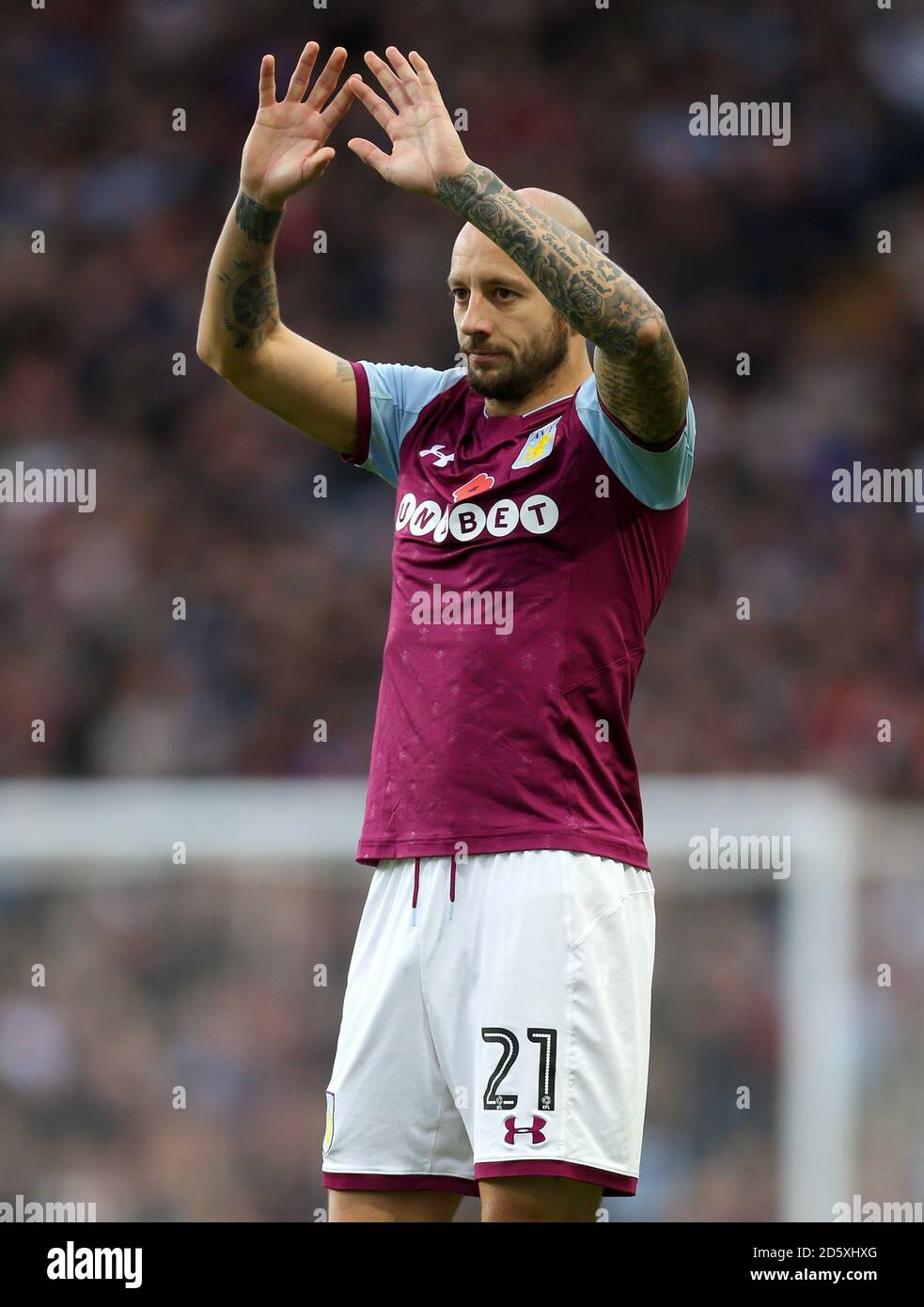 Aston Villa's Alan Hutton Stock Photo - Alamy