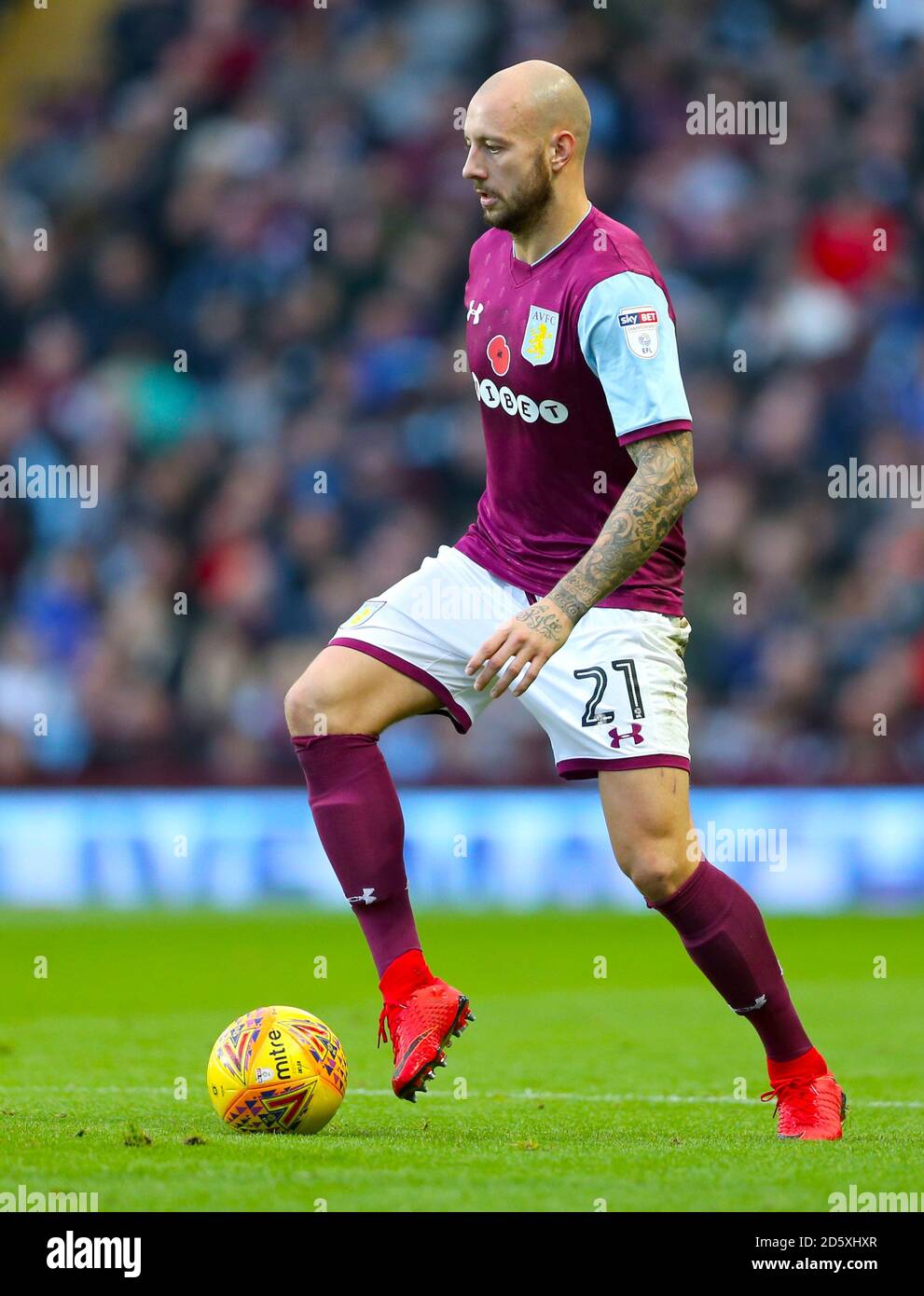 Aston Villa's Alan Hutton Stock Photo - Alamy