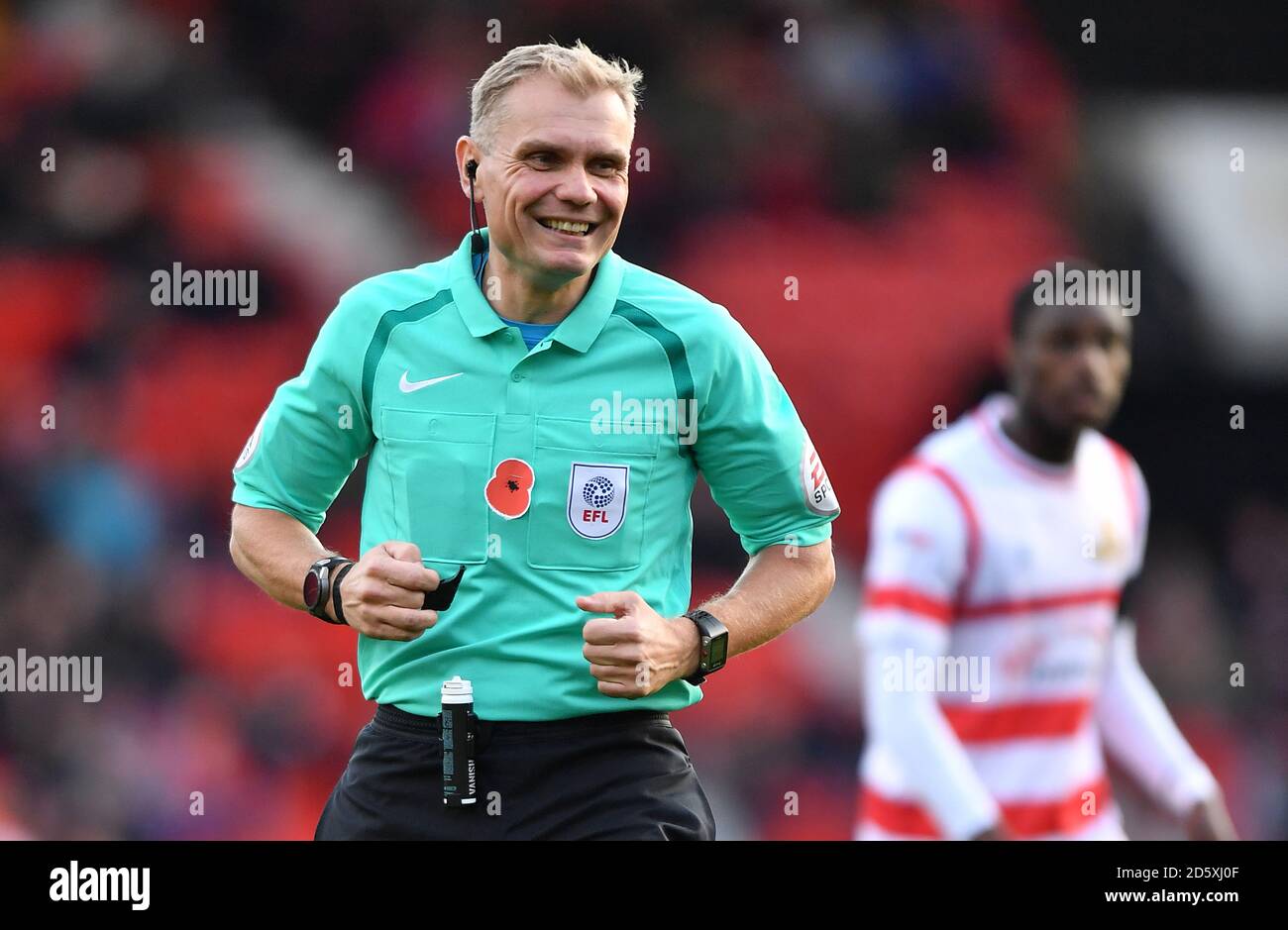 Match referee Graham Scott Stock Photo - Alamy