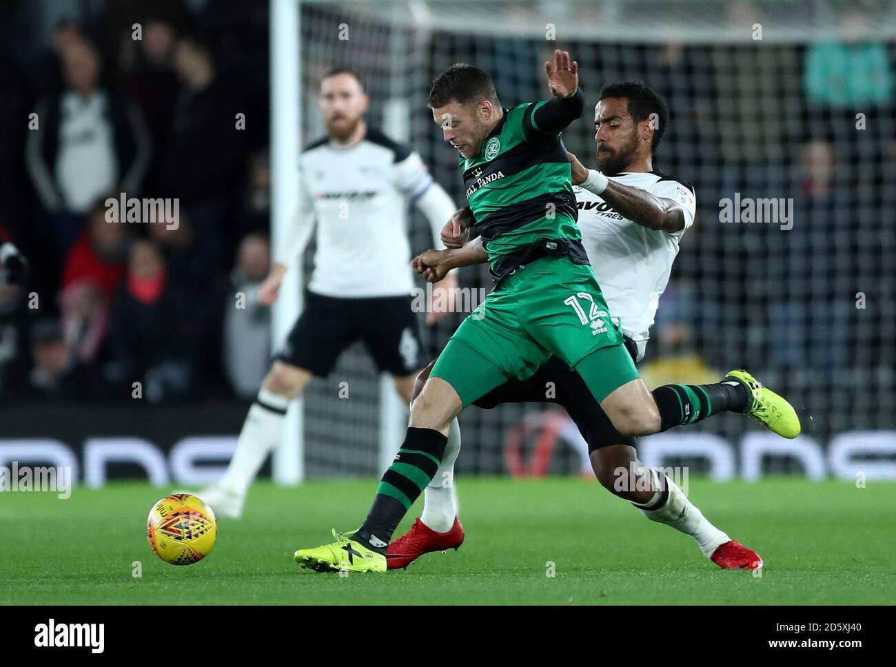 Queens Park Rangers' Jamie Mackie (left) and Derby County's Tom ...