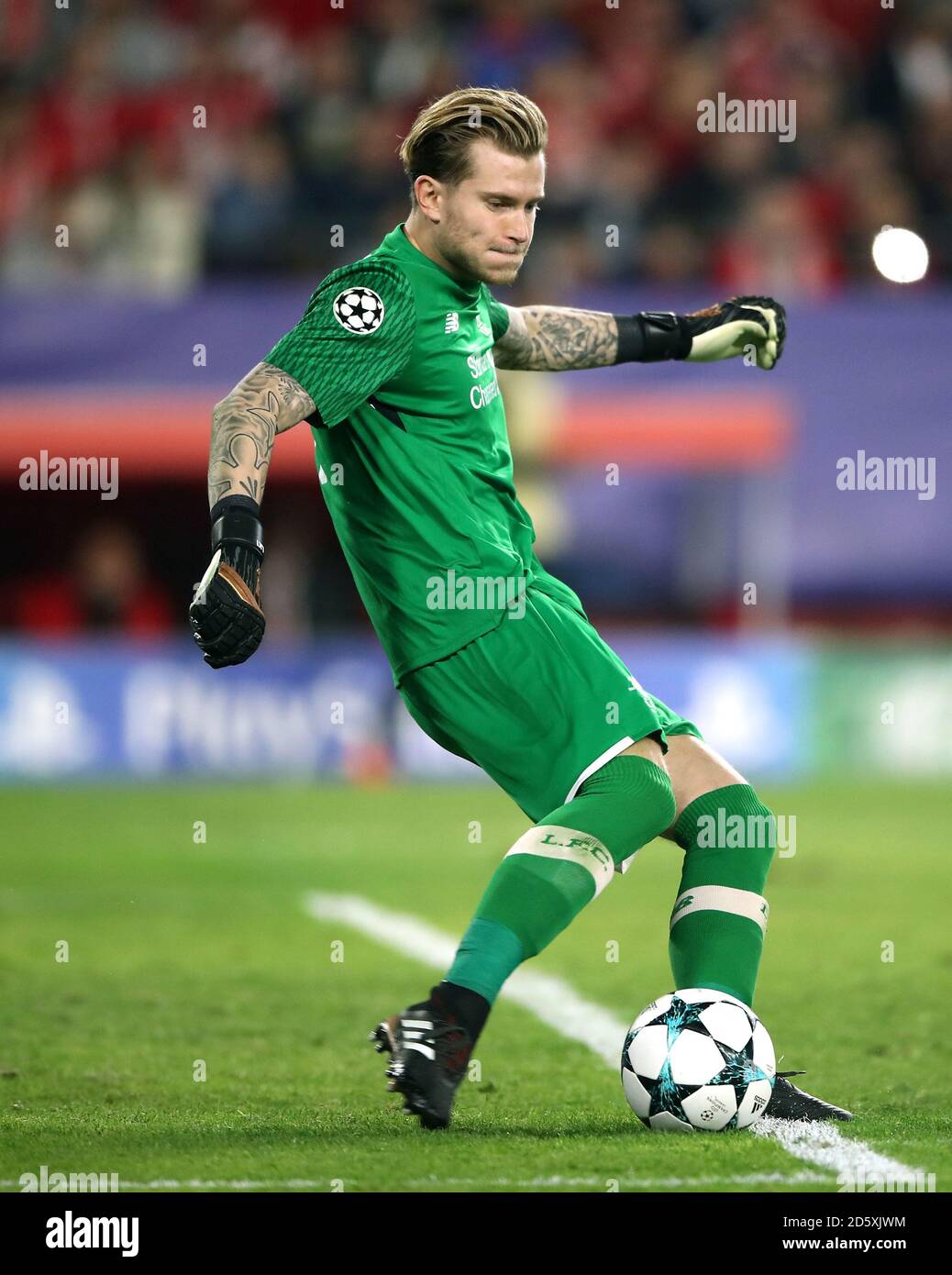 Liverpool goalkeeper loris karius hi-res stock photography and images ...