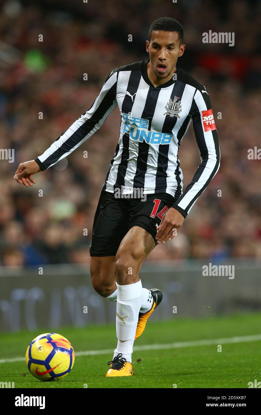 Newcastle United's Isaac Hayden Stock Photo - Alamy