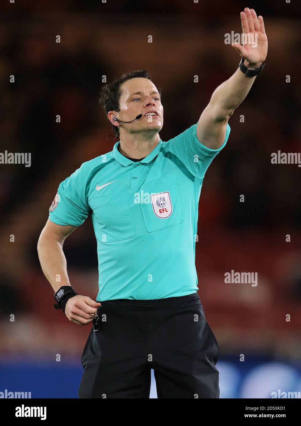 Match referee Darren England Stock Photo - Alamy